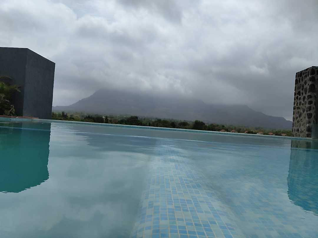 Basalt Paradise Resort and Spa 𝗕𝗢𝗢𝗞 Halol Hotel 𝘄𝗶𝘁𝗵 𝗙𝗥𝗘𝗘 𝗖𝗮𝗻𝗰𝗲𝗹𝗹𝗮𝘁𝗶𝗼𝗻