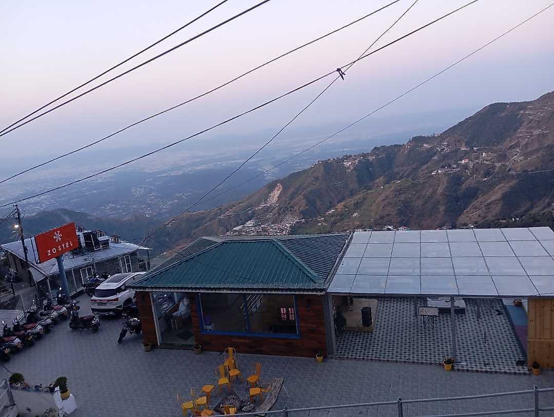 Zostel Mussoorie (Mall Road) 𝗕𝗢𝗢𝗞 Mussoorie Hostel 𝘄𝗶𝘁𝗵 𝗙𝗥𝗘𝗘 𝗖𝗮𝗻𝗰𝗲𝗹𝗹𝗮𝘁𝗶𝗼𝗻