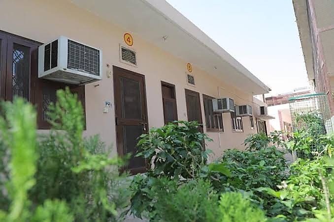 Photos of Radha Madhav Ashram Vrindavan - Aashram in Vrindavan