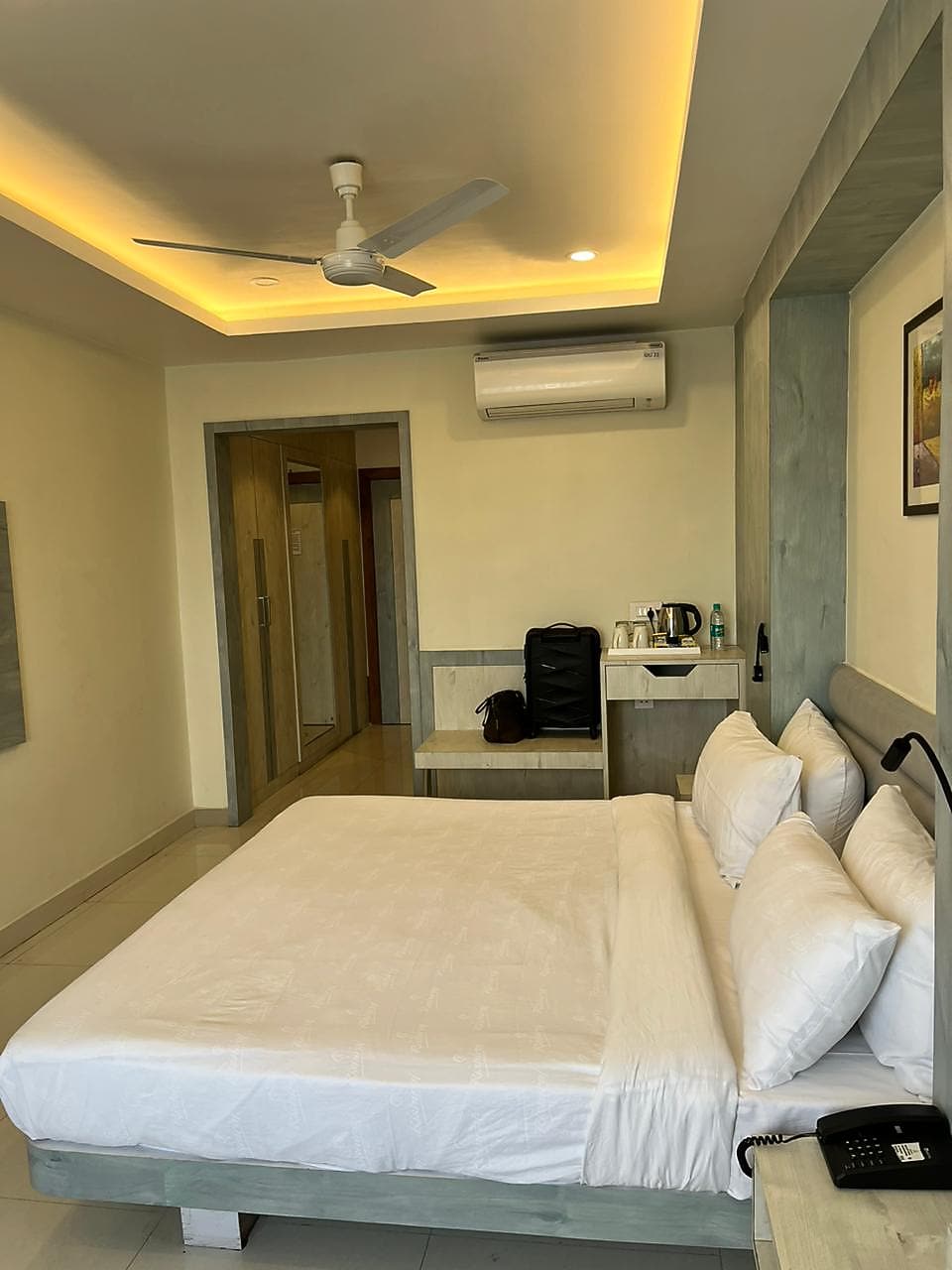 Hotel RishiRaj 𝗕𝗢𝗢𝗞 Nagaon Hotel 𝘄𝗶𝘁𝗵 ₹𝟬 𝗣𝗔𝗬𝗠𝗘𝗡𝗧