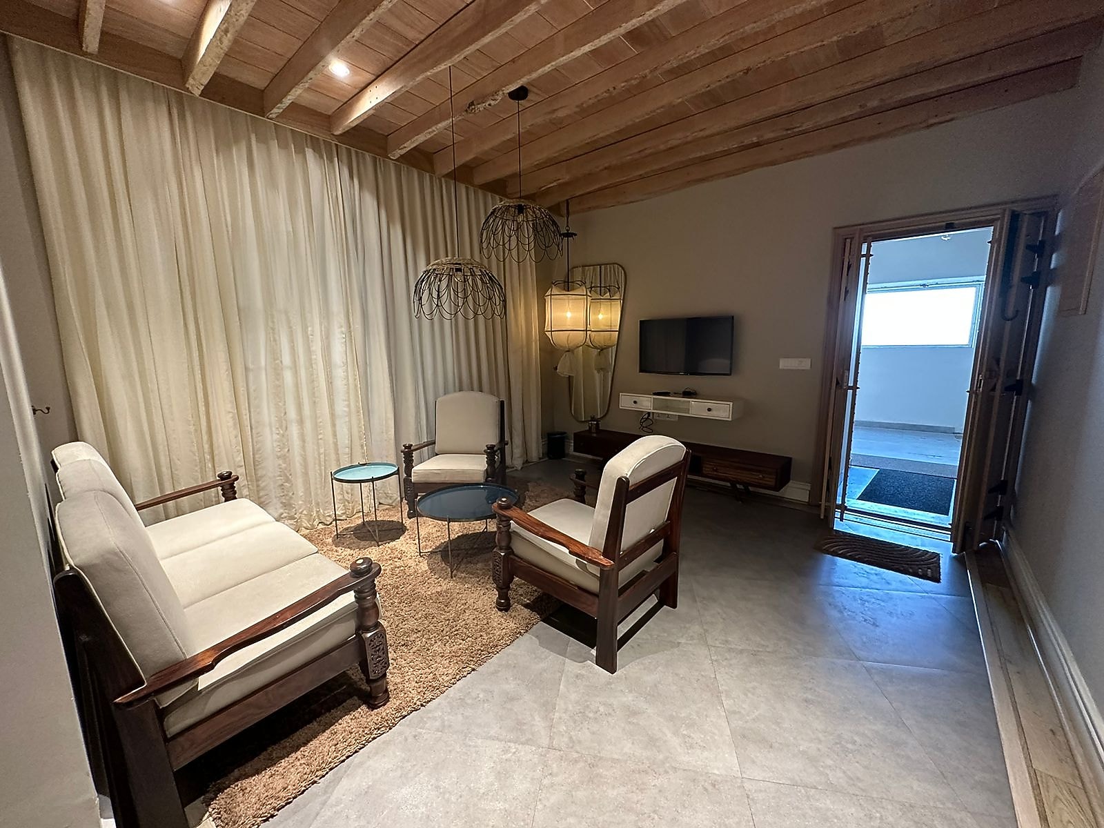 Meraki Maison | Rooms in a Villa 𝗕𝗢𝗢𝗞 Ooty Villa 𝘄𝗶𝘁𝗵 𝗙𝗥𝗘𝗘 𝗖𝗮𝗻𝗰𝗲𝗹𝗹𝗮𝘁𝗶𝗼𝗻