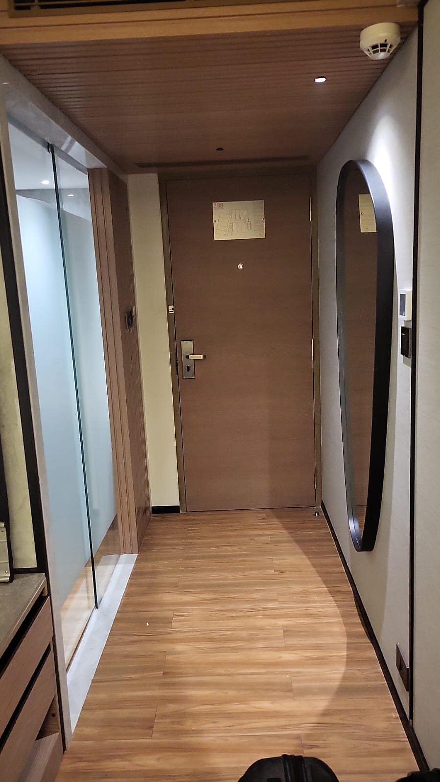 Lemon Tree Premier Malad Mumbai 𝗕𝗢𝗢𝗞 Mumbai Hotel 𝘄𝗶𝘁𝗵 ₹𝟬 𝗣𝗔𝗬𝗠𝗘𝗡𝗧