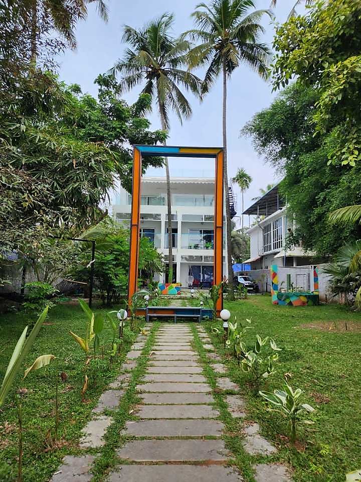 SKY FRAME 𝗕𝗢𝗢𝗞 Varkala Homestay 𝘄𝗶𝘁𝗵 𝗙𝗥𝗘𝗘 𝗖𝗮𝗻𝗰𝗲𝗹𝗹𝗮𝘁𝗶𝗼𝗻