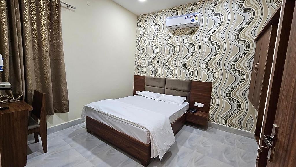Hotel Nest 𝗕𝗢𝗢𝗞 Bhuj Hotel 𝘄𝗶𝘁𝗵 𝗙𝗥𝗘𝗘 𝗖𝗮𝗻𝗰𝗲𝗹𝗹𝗮𝘁𝗶𝗼𝗻