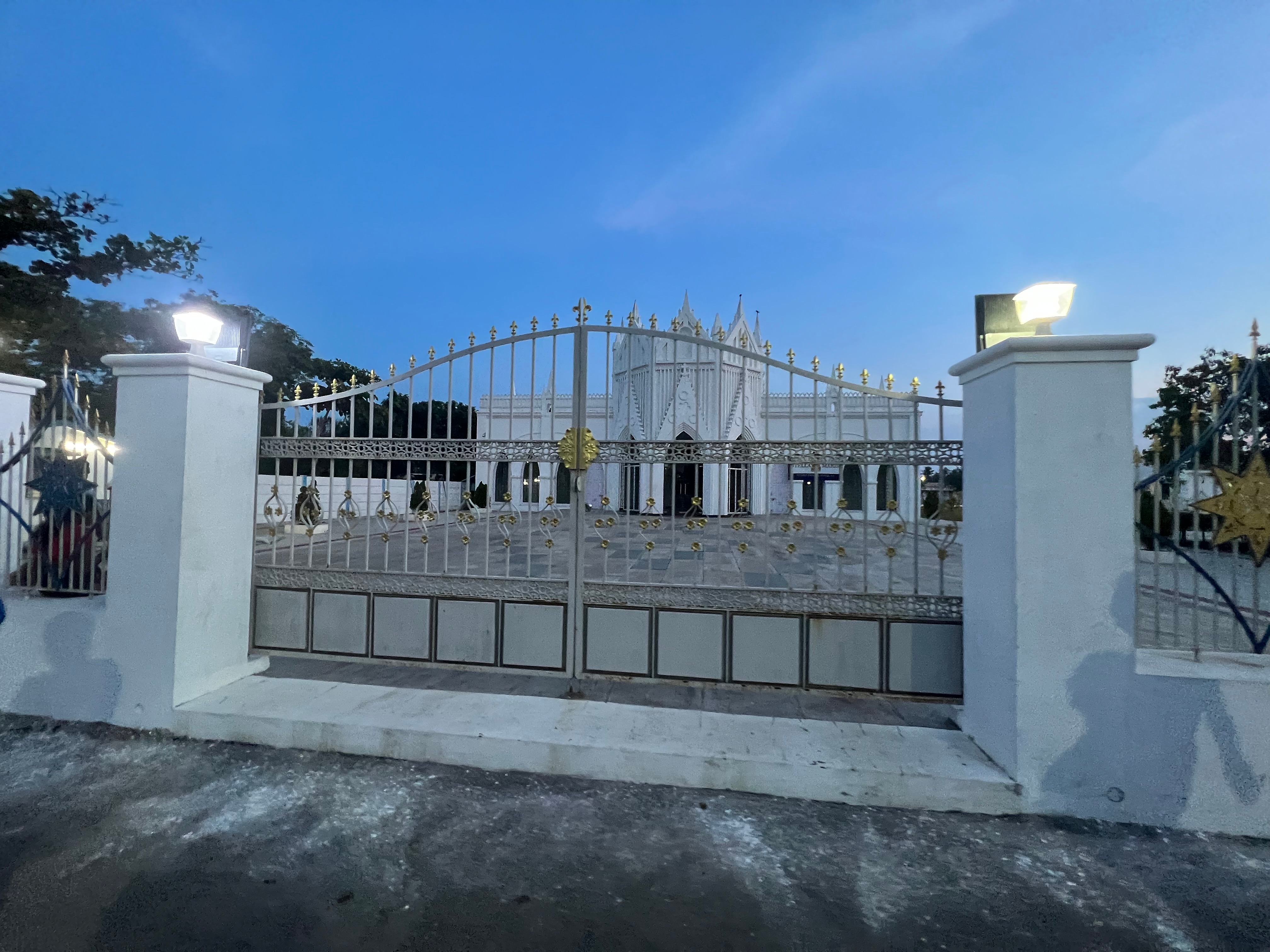 Clinton Park Inn 𝗕𝗢𝗢𝗞 Velankanni Hotel 𝘄𝗶𝘁𝗵 ₹𝟬 𝗣𝗔𝗬𝗠𝗘𝗡𝗧