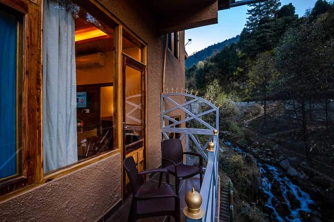 Hamta Foothills Cottage,Centrally Heated River side Cottage, Manali ...