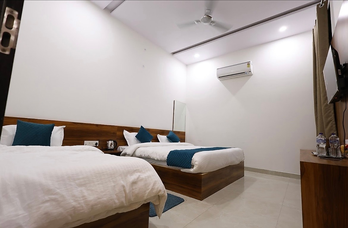 Hotel Shyam Raj 𝗕𝗢𝗢𝗞 Khatu Hotel 𝘄𝗶𝘁𝗵 𝗙𝗥𝗘𝗘 𝗖𝗮𝗻𝗰𝗲𝗹𝗹𝗮𝘁𝗶𝗼𝗻