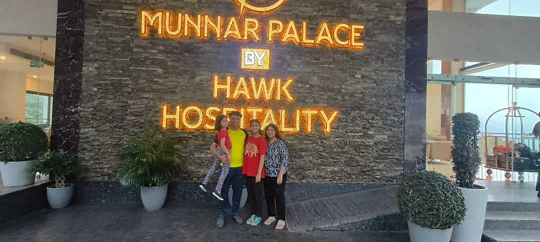 Golden Munnar Palace By Hawk Hospitality 𝗕𝗢𝗢𝗞 Munnar Resort 𝘄𝗶𝘁𝗵 𝗙𝗥𝗘𝗘 ...