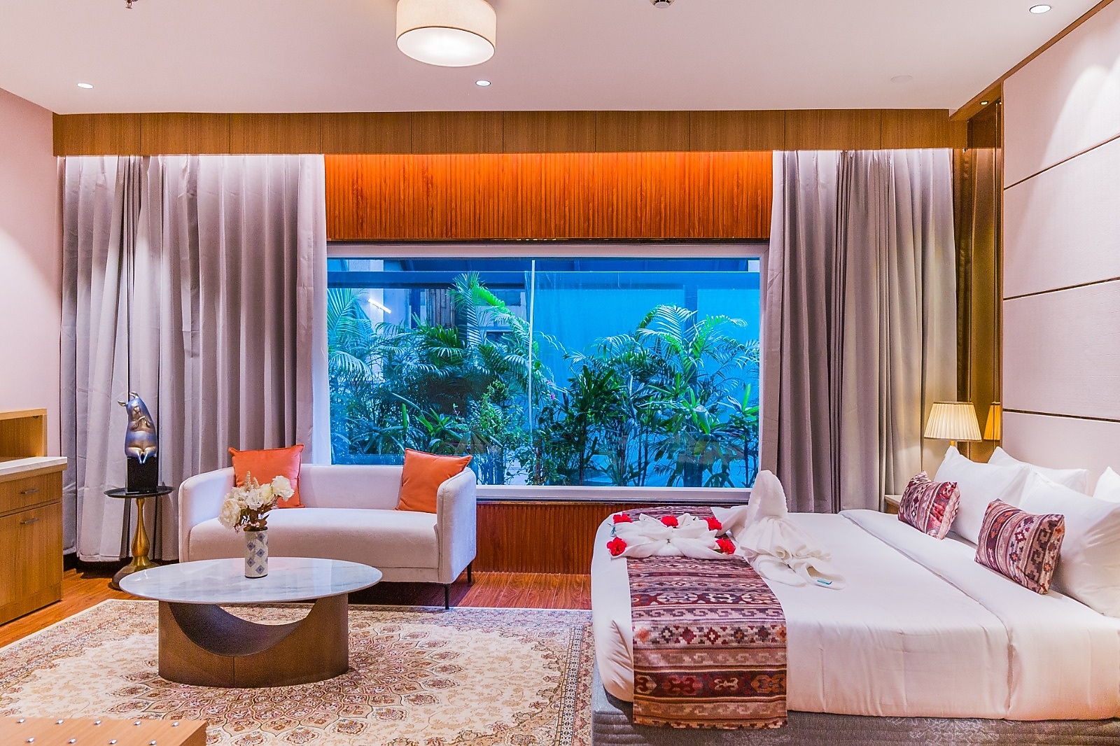 The Maple Hotel 𝗕𝗢𝗢𝗞 Bhopal Hotel 𝘄𝗶𝘁𝗵 𝗙𝗥𝗘𝗘 𝗖𝗮𝗻𝗰𝗲𝗹𝗹𝗮𝘁𝗶𝗼𝗻