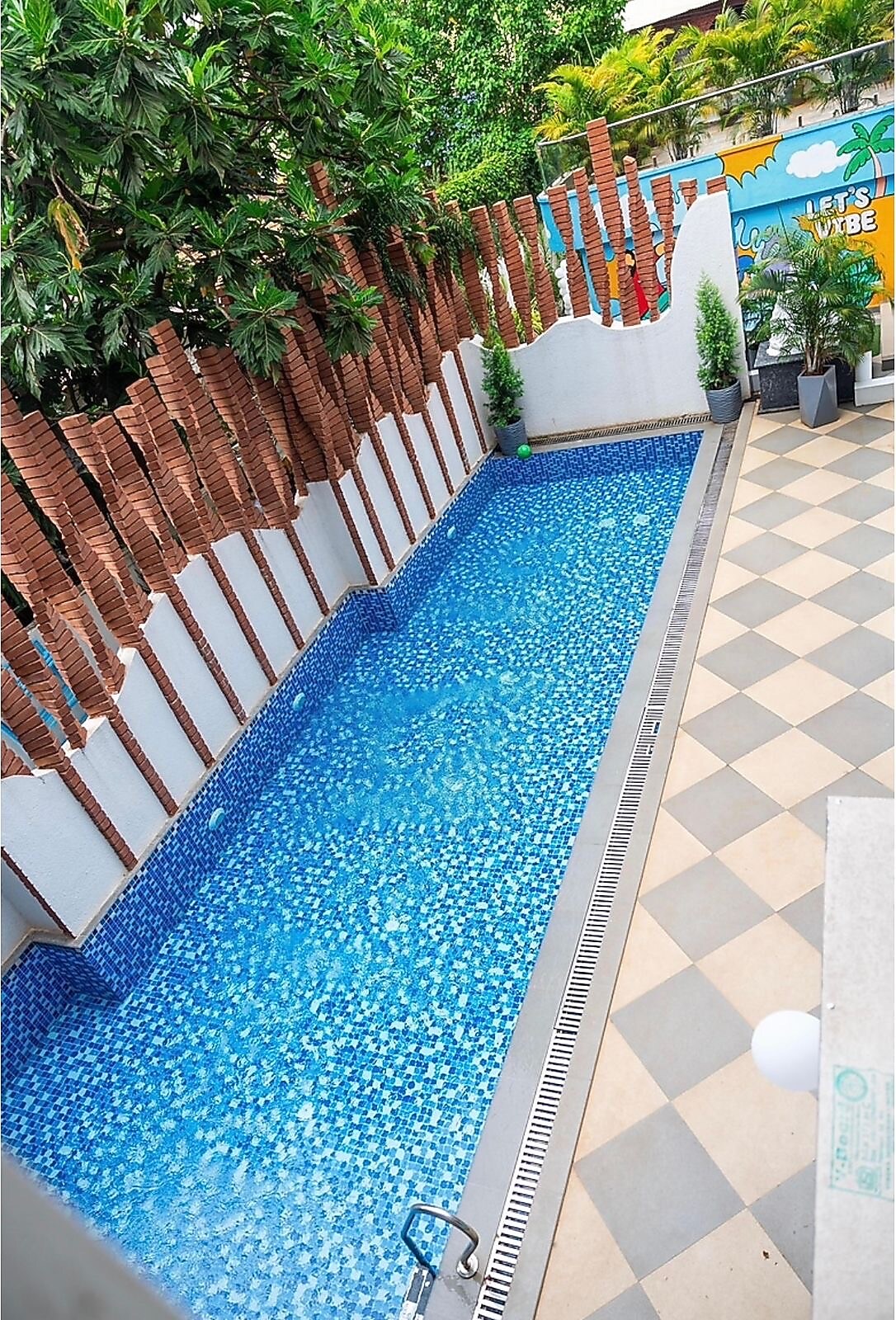 Downtown Anjuna - The Party Hostel 𝗕𝗢𝗢𝗞 Goa Hostel 𝘄𝗶𝘁𝗵 𝗙𝗥𝗘𝗘 𝗖𝗮𝗻𝗰𝗲𝗹𝗹𝗮𝘁𝗶𝗼𝗻