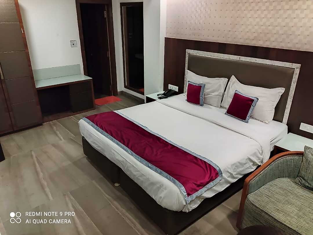 The Flora Residency 𝗕𝗢𝗢𝗞 Goa Hotel 𝘄𝗶𝘁𝗵 𝗙𝗥𝗘𝗘 𝗖𝗮𝗻𝗰𝗲𝗹𝗹𝗮𝘁𝗶𝗼𝗻