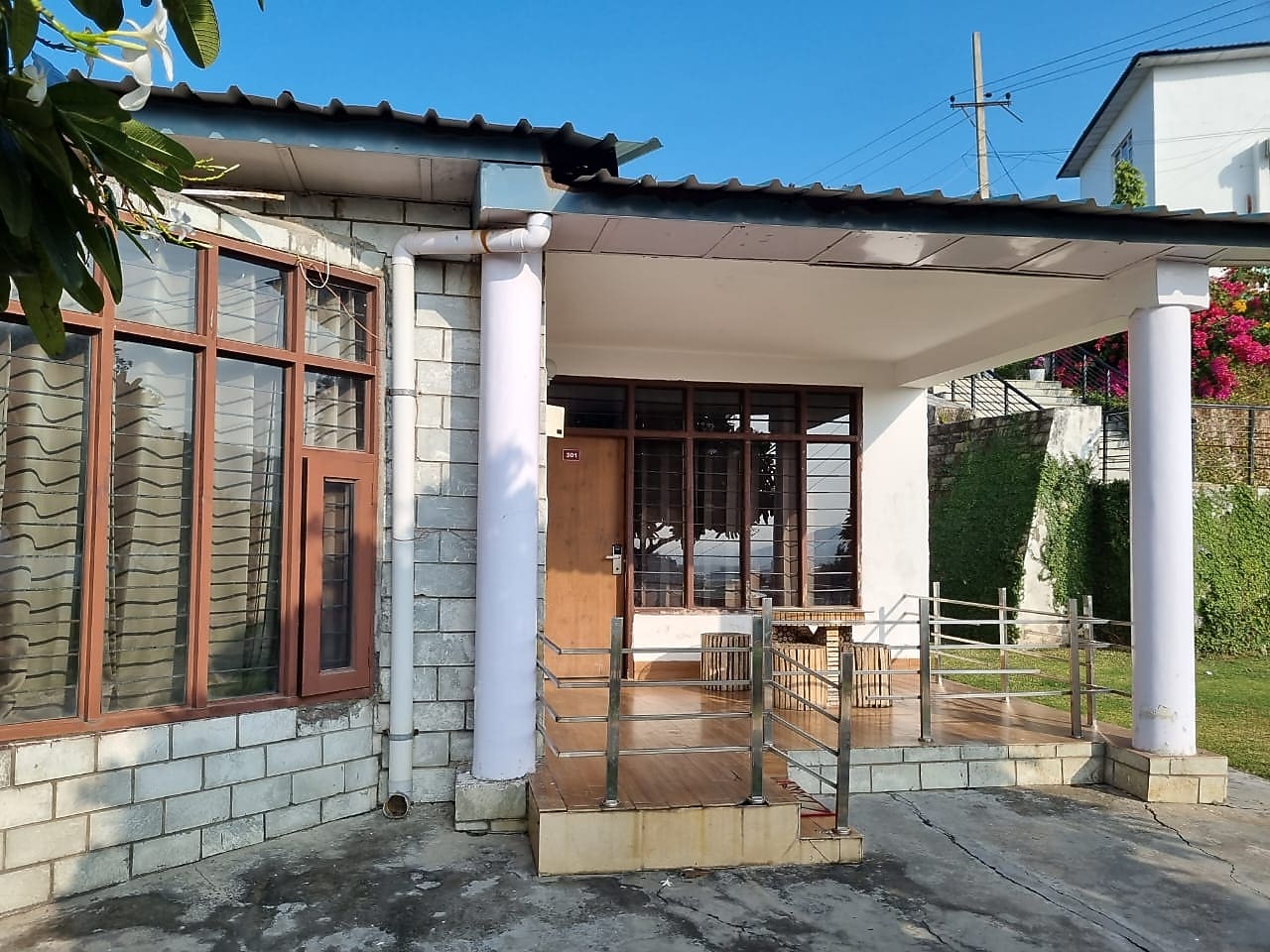 Treeoise Resort (A Unit of Sunder Kakkar Hotel) 𝗕𝗢𝗢𝗞 Baddi Resort 𝘄𝗶𝘁𝗵 ...