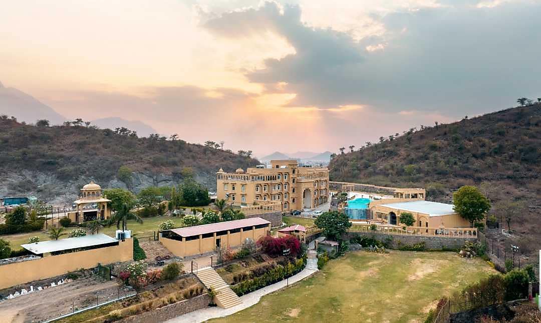Turban Roopgarh Resort and Spa 𝗕𝗢𝗢𝗞 Udaipur Resort 𝘄𝗶𝘁𝗵 𝗙𝗥𝗘𝗘 𝗖𝗮𝗻𝗰𝗲𝗹𝗹𝗮𝘁𝗶𝗼𝗻