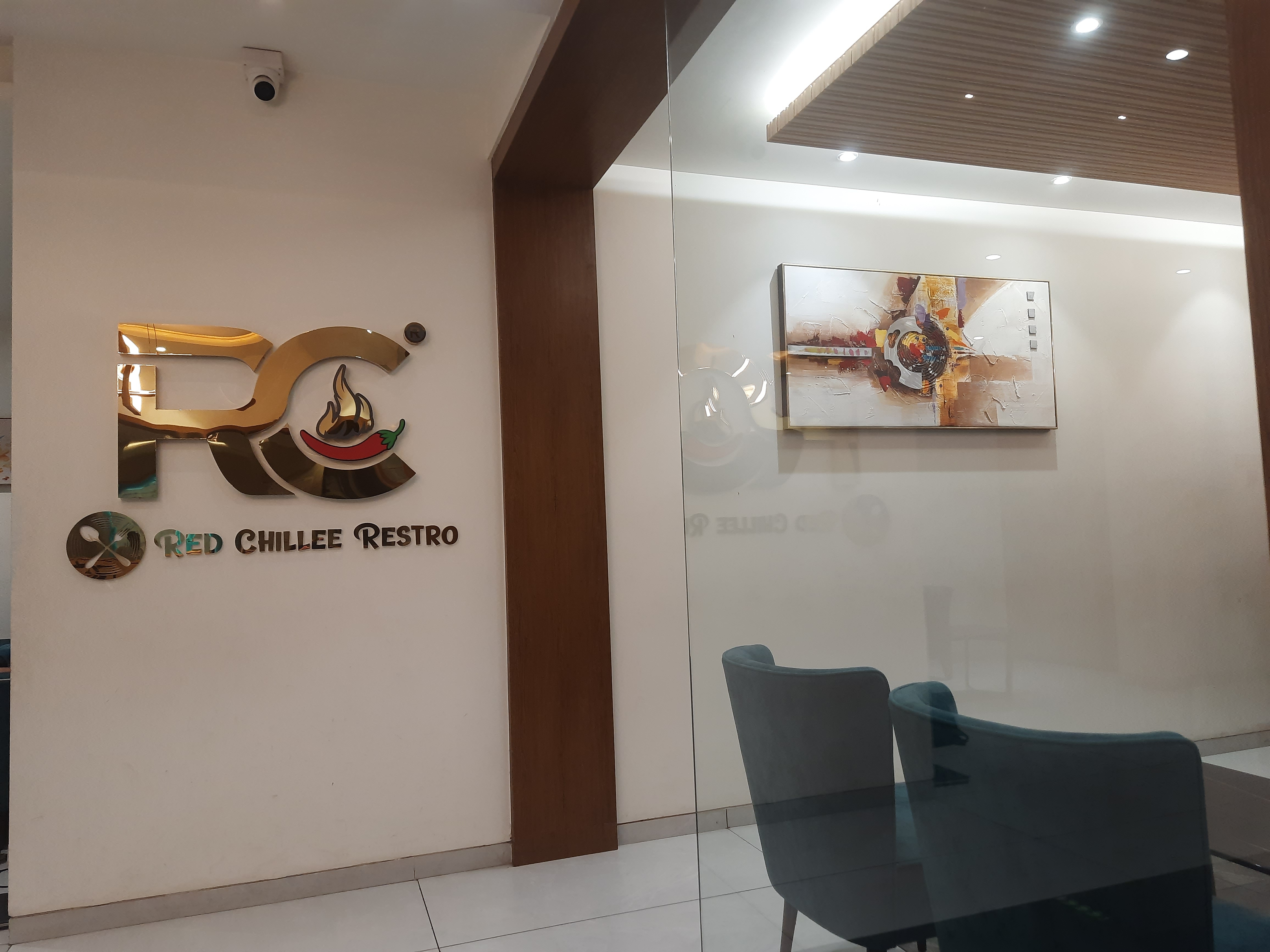 HOTEL RED CHILLEE 𝗕𝗢𝗢𝗞 Silvassa Hotel 𝘄𝗶𝘁𝗵 𝗙𝗥𝗘𝗘 𝗖𝗮𝗻𝗰𝗲𝗹𝗹𝗮𝘁𝗶𝗼𝗻