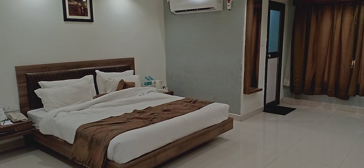 RATAN MAHAL 𝗕𝗢𝗢𝗞 Ratangarh Resort 𝘄𝗶𝘁𝗵 𝗙𝗥𝗘𝗘 𝗖𝗮𝗻𝗰𝗲𝗹𝗹𝗮𝘁𝗶𝗼𝗻