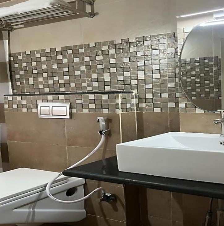 The Hotel Classic Verna 𝗕𝗢𝗢𝗞 Goa Hotel 𝘄𝗶𝘁𝗵 𝗙𝗥𝗘𝗘 𝗖𝗮𝗻𝗰𝗲𝗹𝗹𝗮𝘁𝗶𝗼𝗻