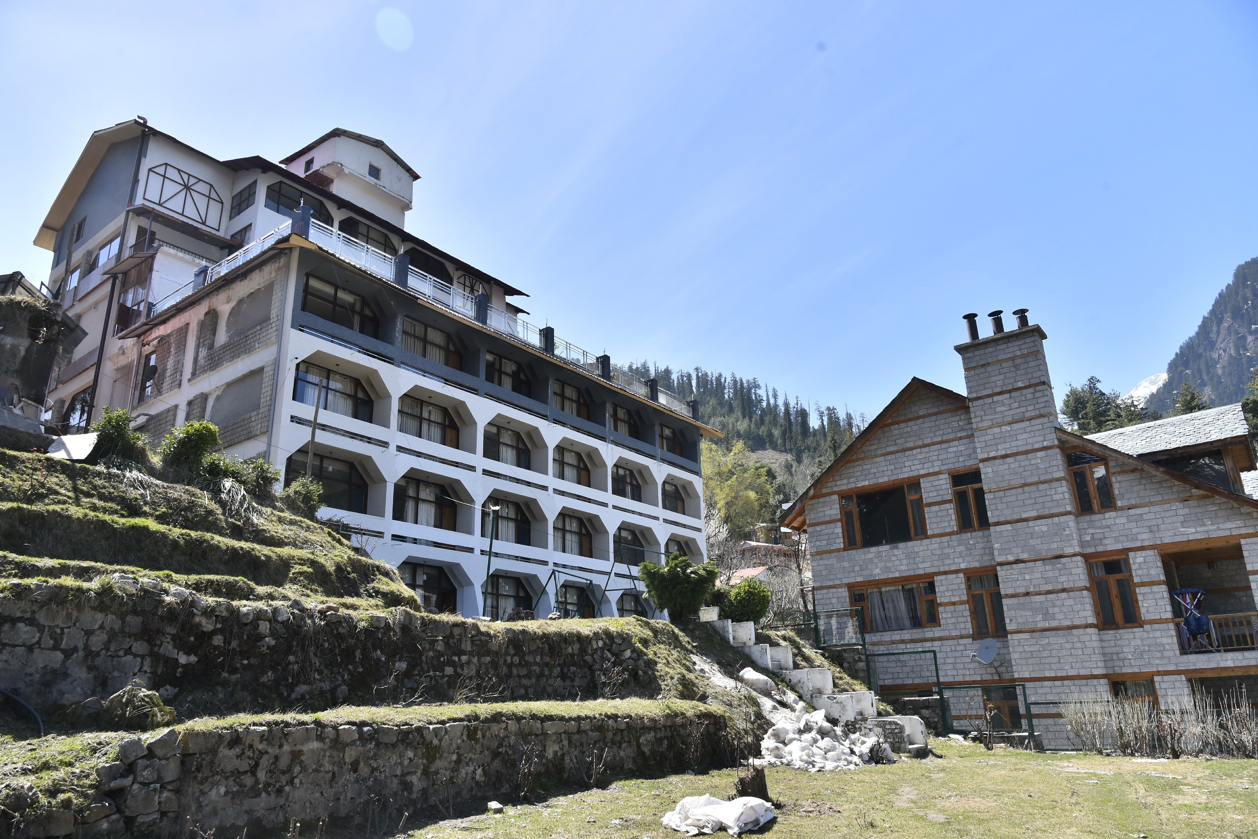 Hotel Snowcrest Manor Manali INR 2559 OFF ( ̶4̶4̶0̶0̶ ) Hotel Price ...