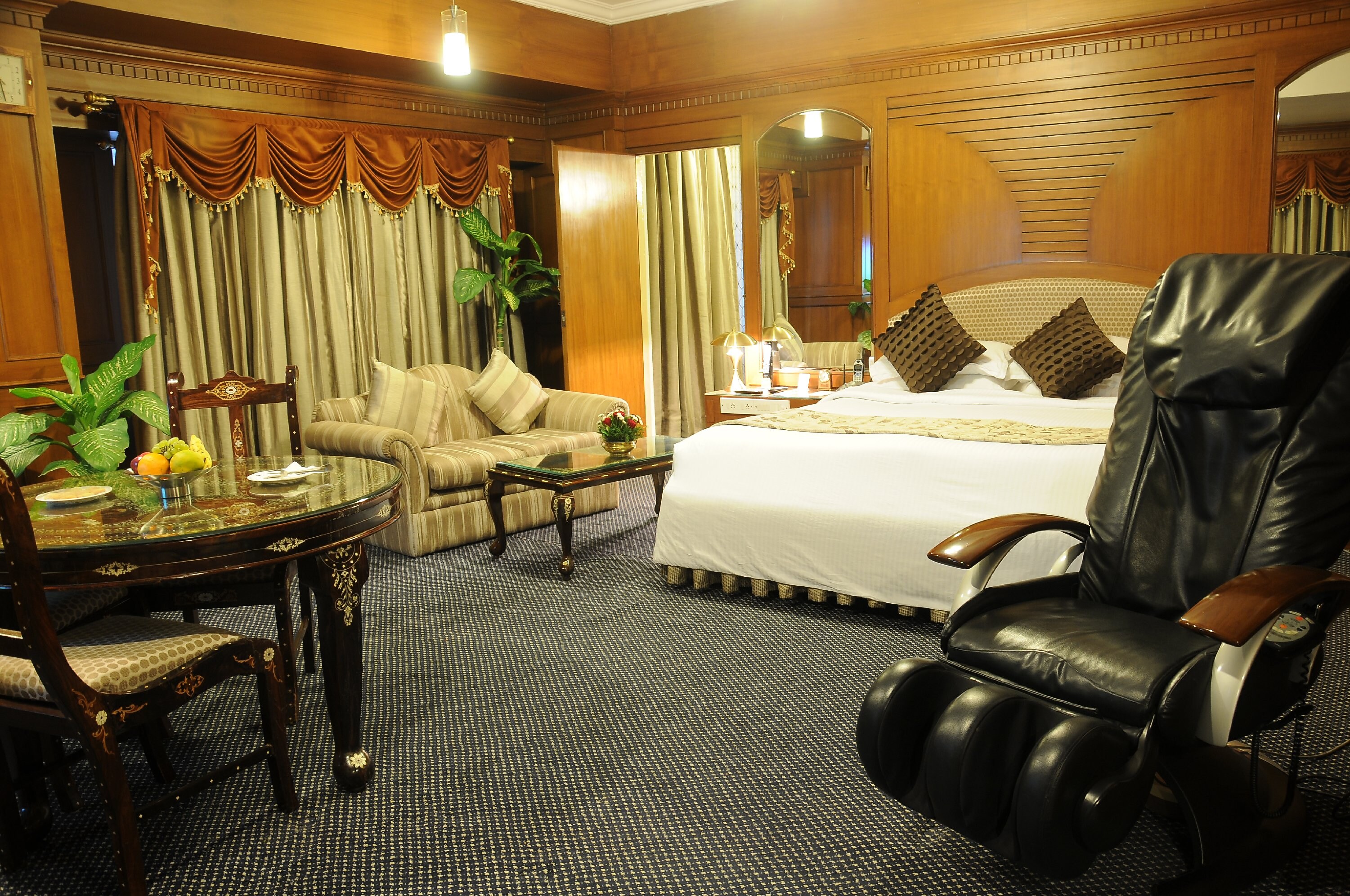 Hotel Sandesh The Prince Mysore INR 433 OFF ( ̶2̶7̶9̶9̶ ) Hotel Price ...