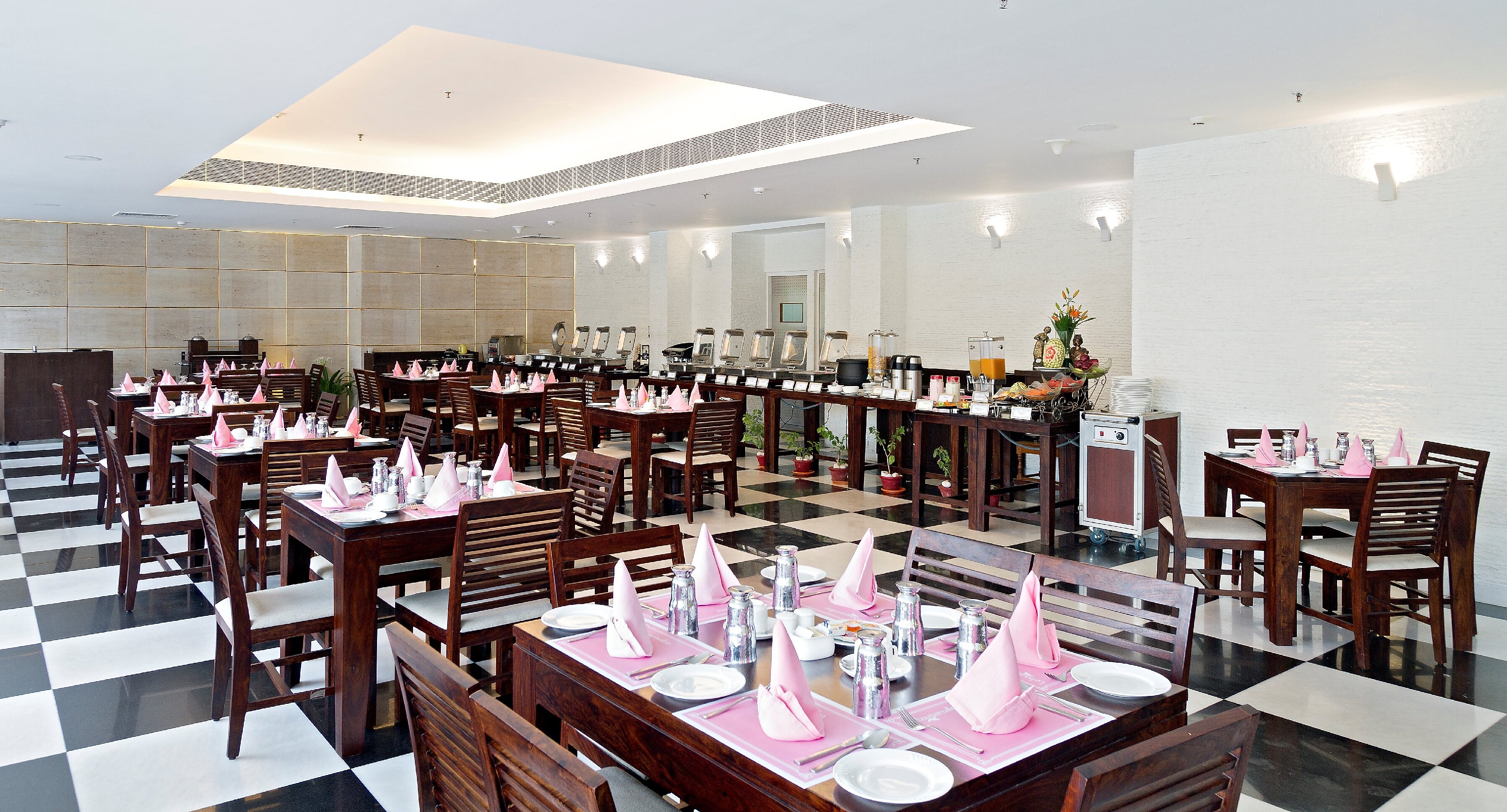Clarks Avadh Lucknow INR 3903 OFF ( ̶9̶9̶9̶9̶ ) Hotel Price, Address ...