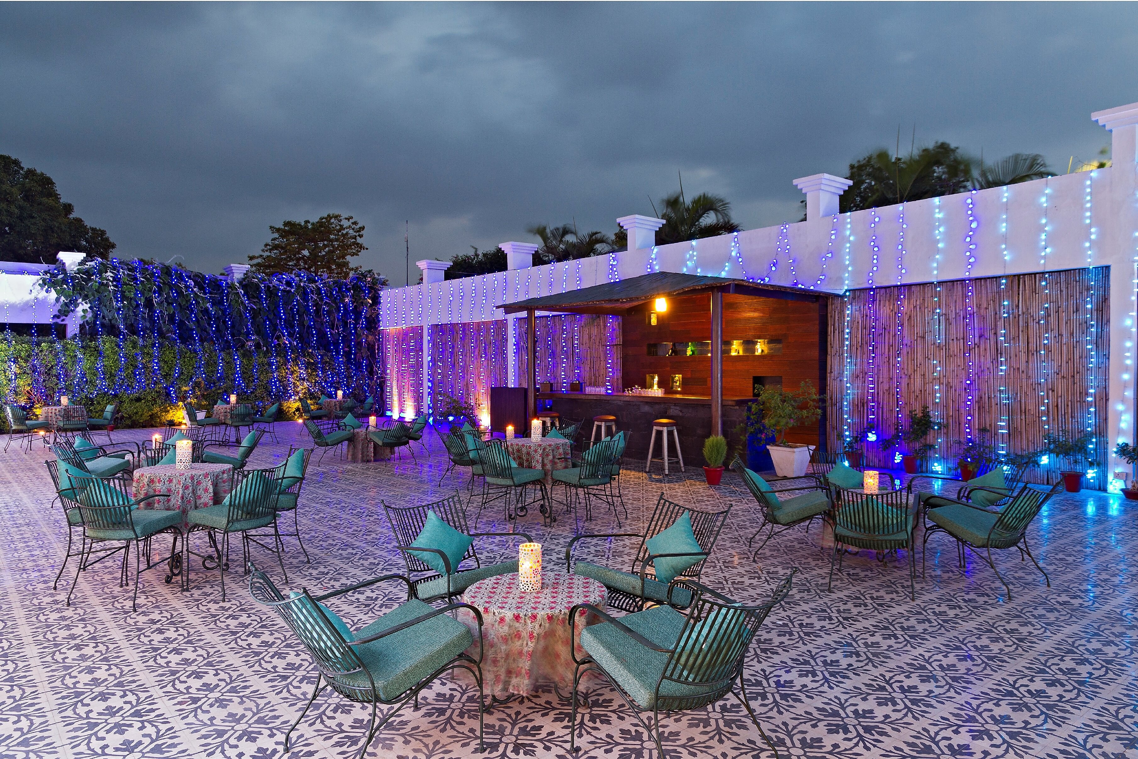 Clarks Avadh Lucknow INR 3903 OFF ( ̶9̶9̶9̶9̶ ) Hotel Price, Address ...