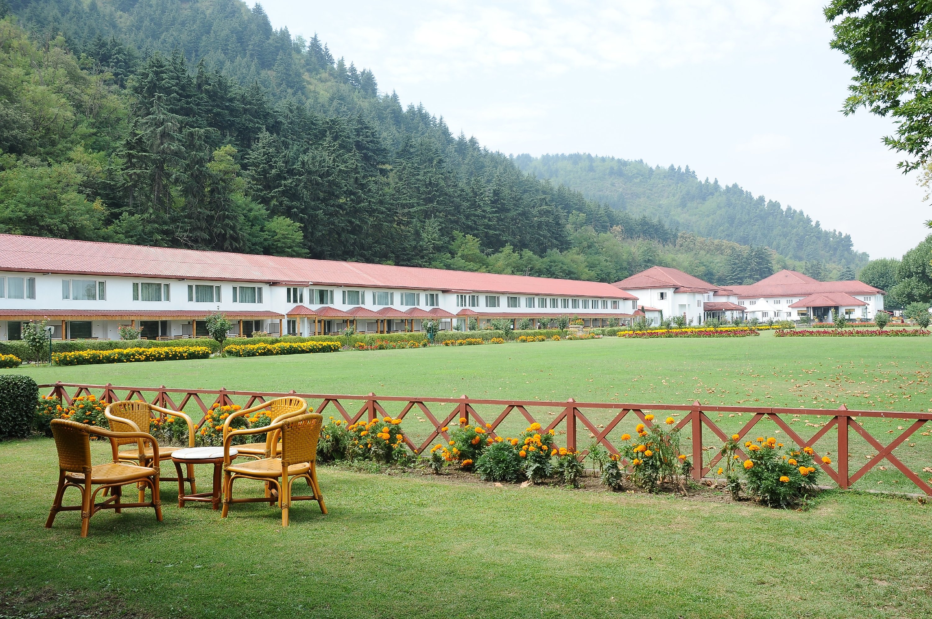 The LaLit Grand Palace Srinagar Srinagar Hotel Price, Address & Reviews