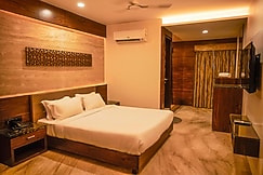 Blue Leaf by Papaya Tree Hotels | Indore Hotel BOOK @ ₹1