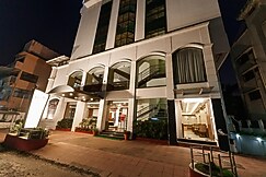 Aariyaas Regency | Kottayam Hotel BOOK @ ₹1