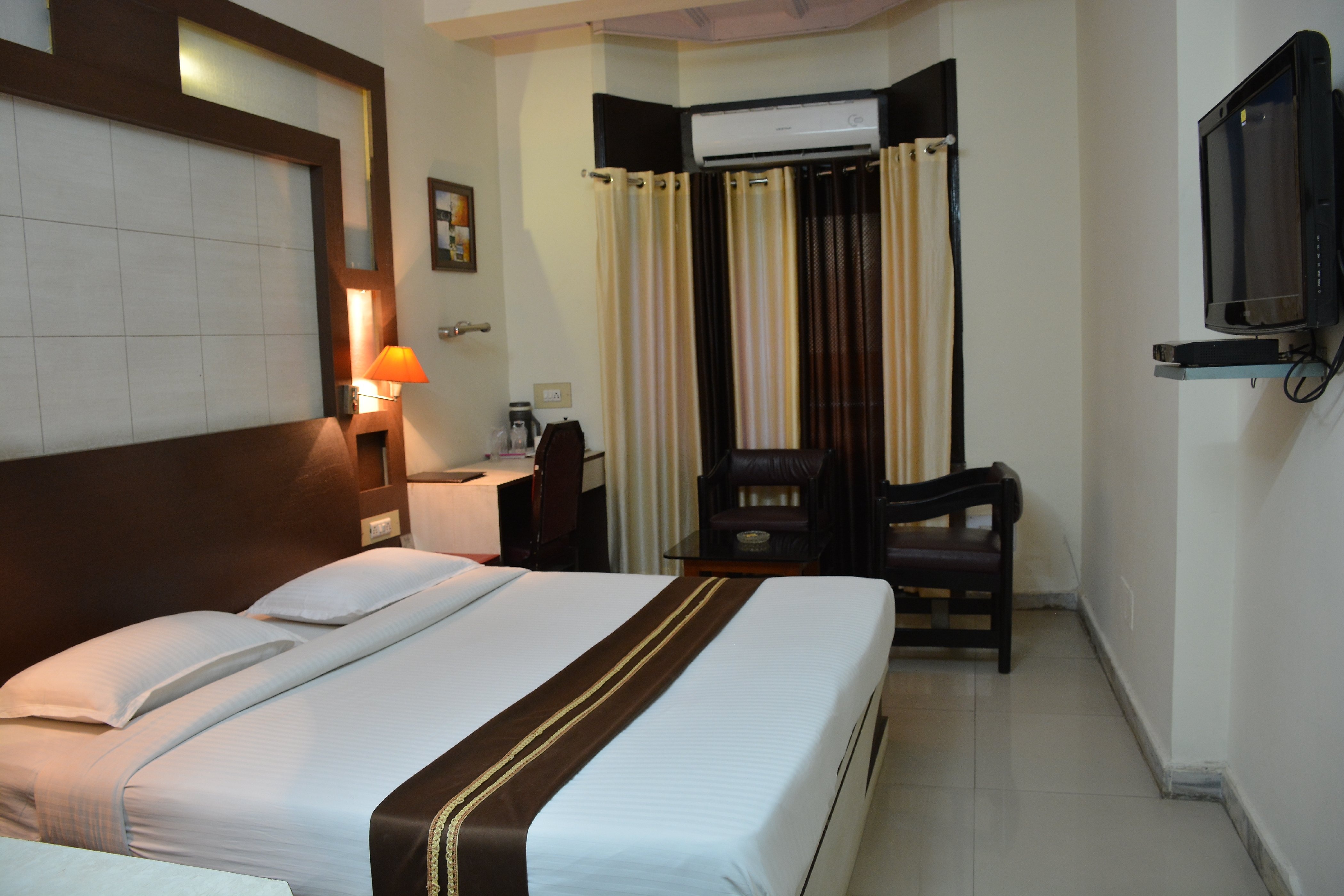 Hotel Rishi Regency 100% Money Back 𝗕𝗢𝗢𝗞 Jabalpur Hotel 𝘄𝗶𝘁𝗵 𝗙𝗥𝗘𝗘 ...