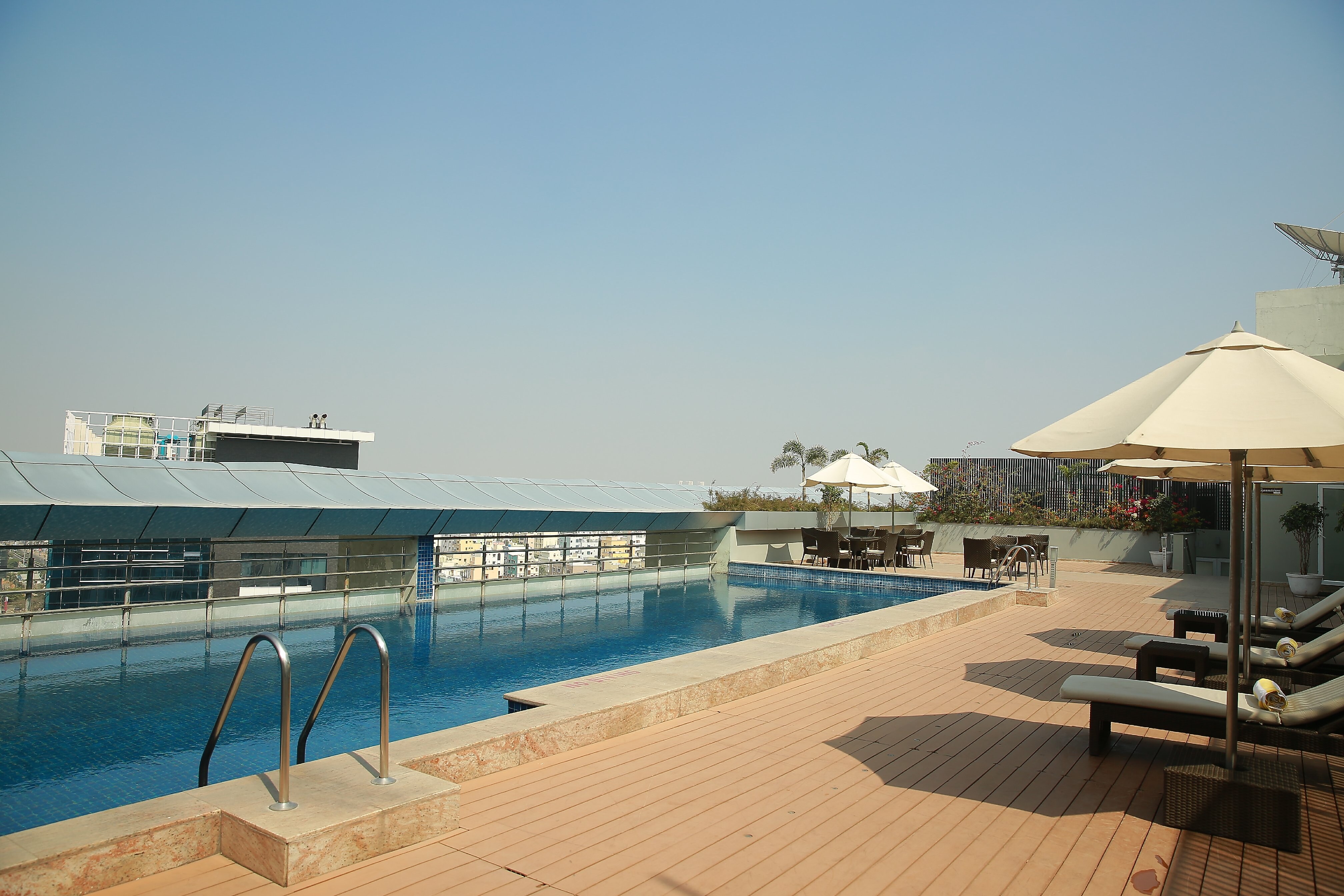 Radisson Hyderabad Hitec City 𝗕𝗢𝗢𝗞 Hyderabad Hotel 𝘄𝗶𝘁𝗵 𝗙𝗥𝗘𝗘 𝗖𝗮𝗻𝗰𝗲𝗹𝗹𝗮𝘁𝗶𝗼𝗻