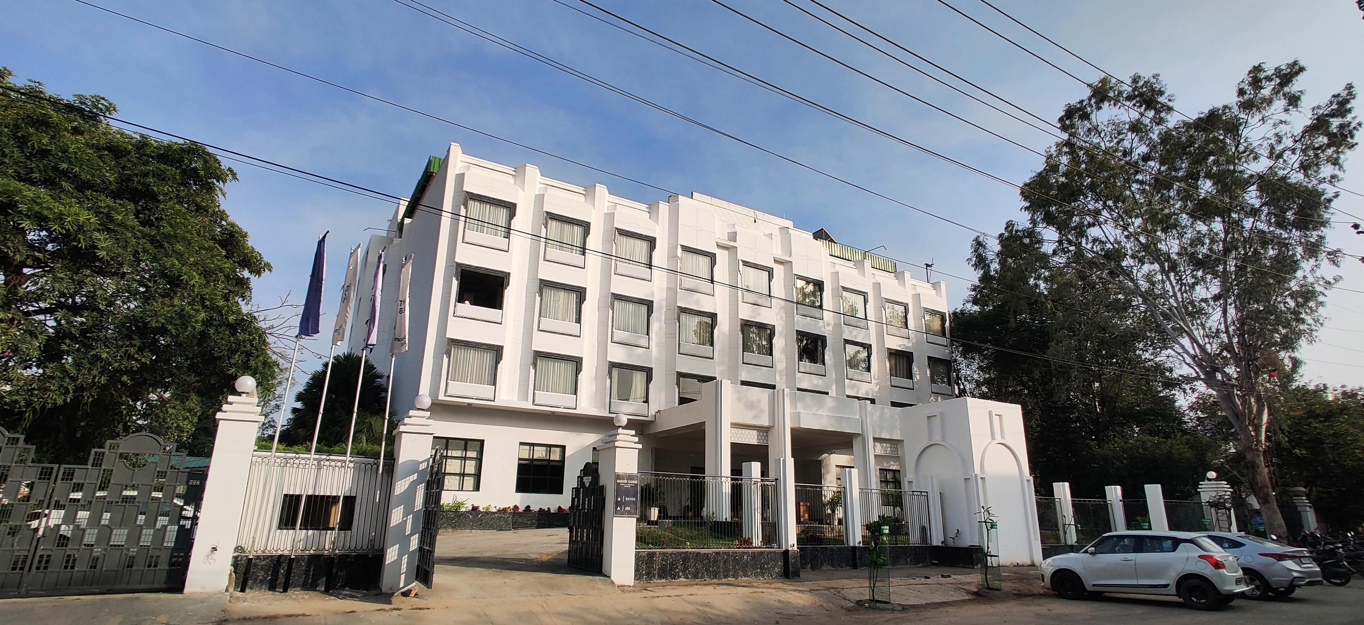 Amenities of RADIANT GLOBUS HOTEL