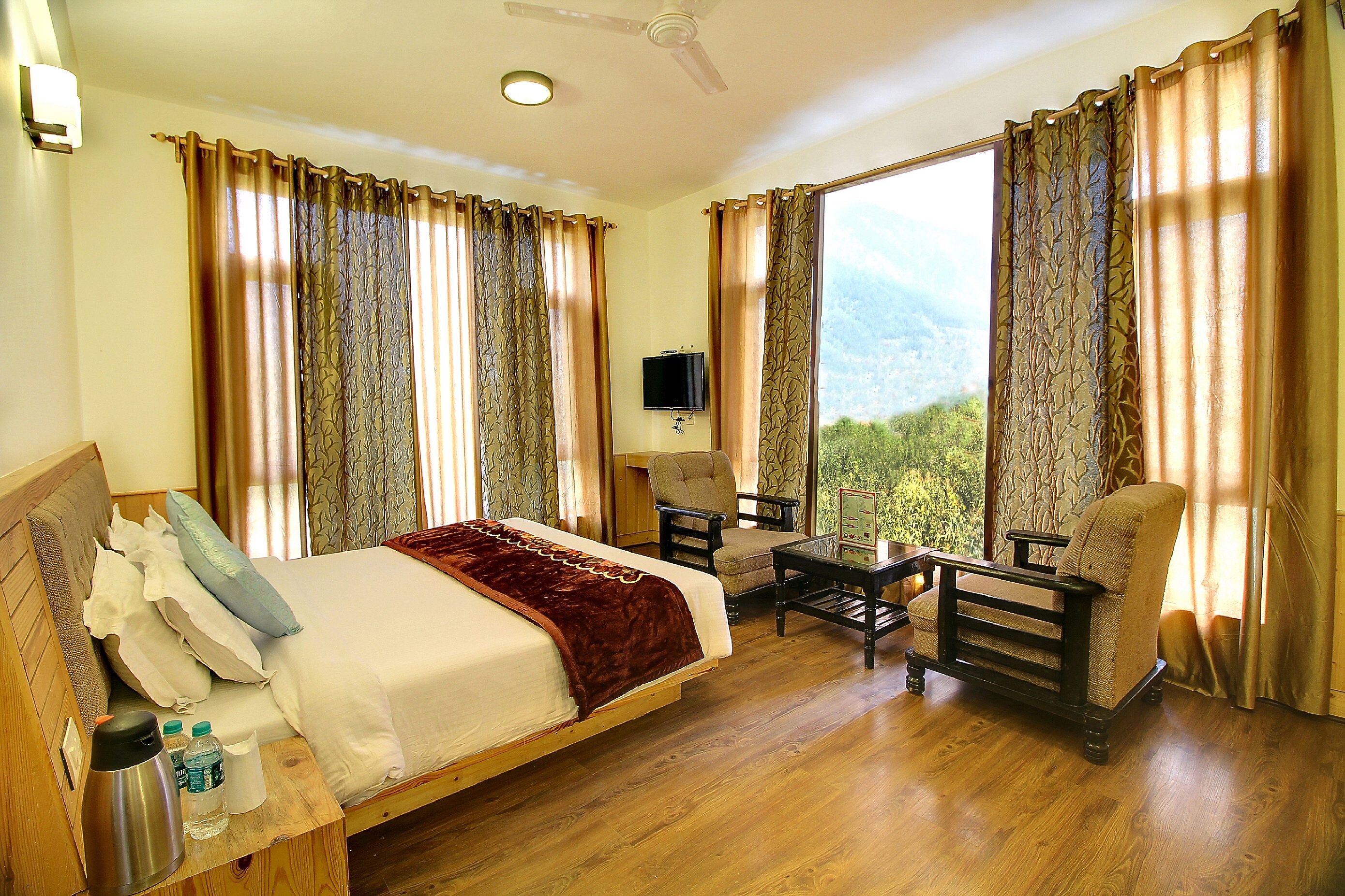 Thomas Villa, Hotel and Cottages Best Rates on Manali Hotel Deals ...