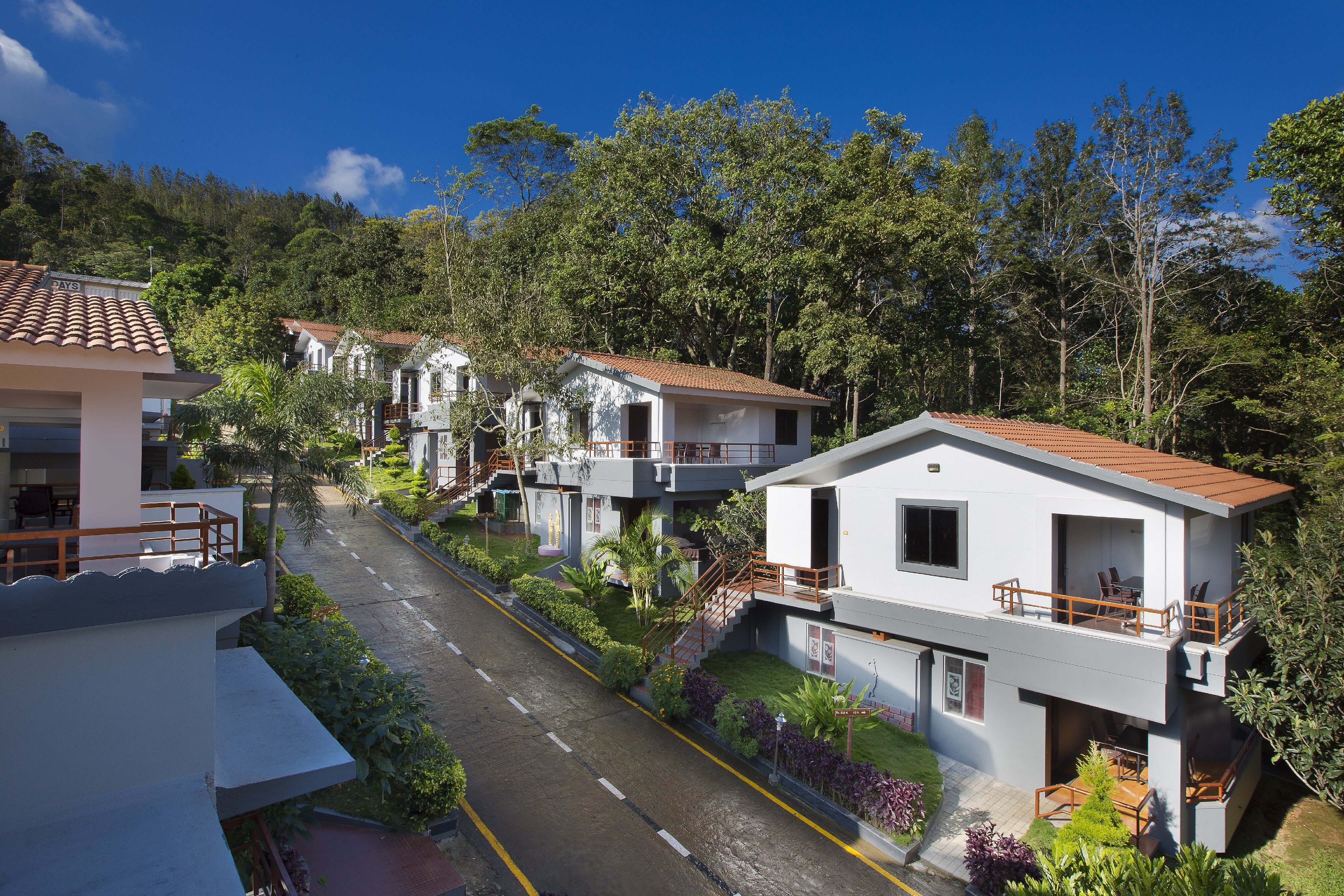 TGI Star Holidays Yercaud INR 541 OFF ( ̶3̶5̶0̶0̶ ) Resort Price ...