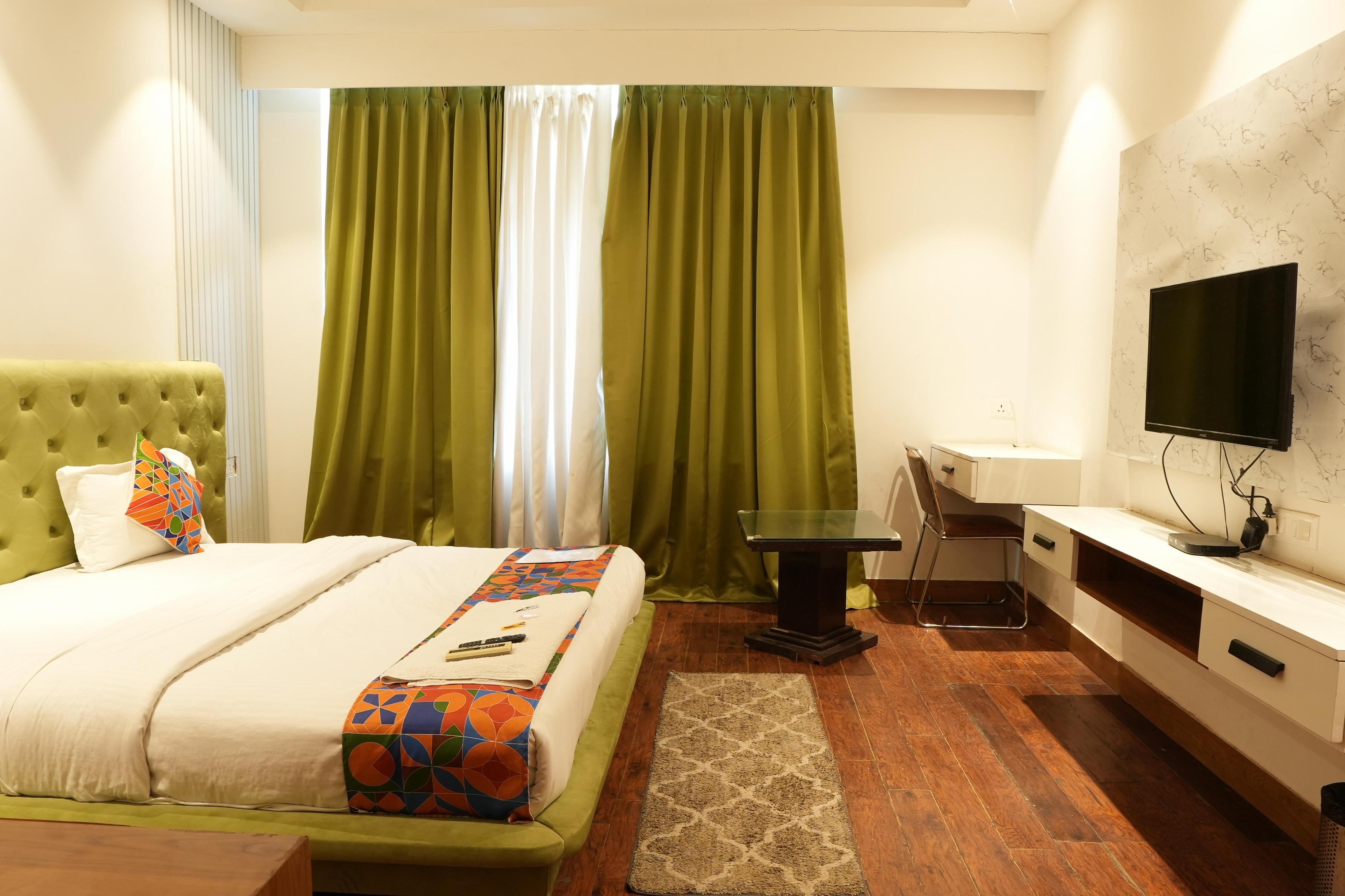 Elite Sector 45 𝗕𝗢𝗢𝗞 Gurgaon Hotel
