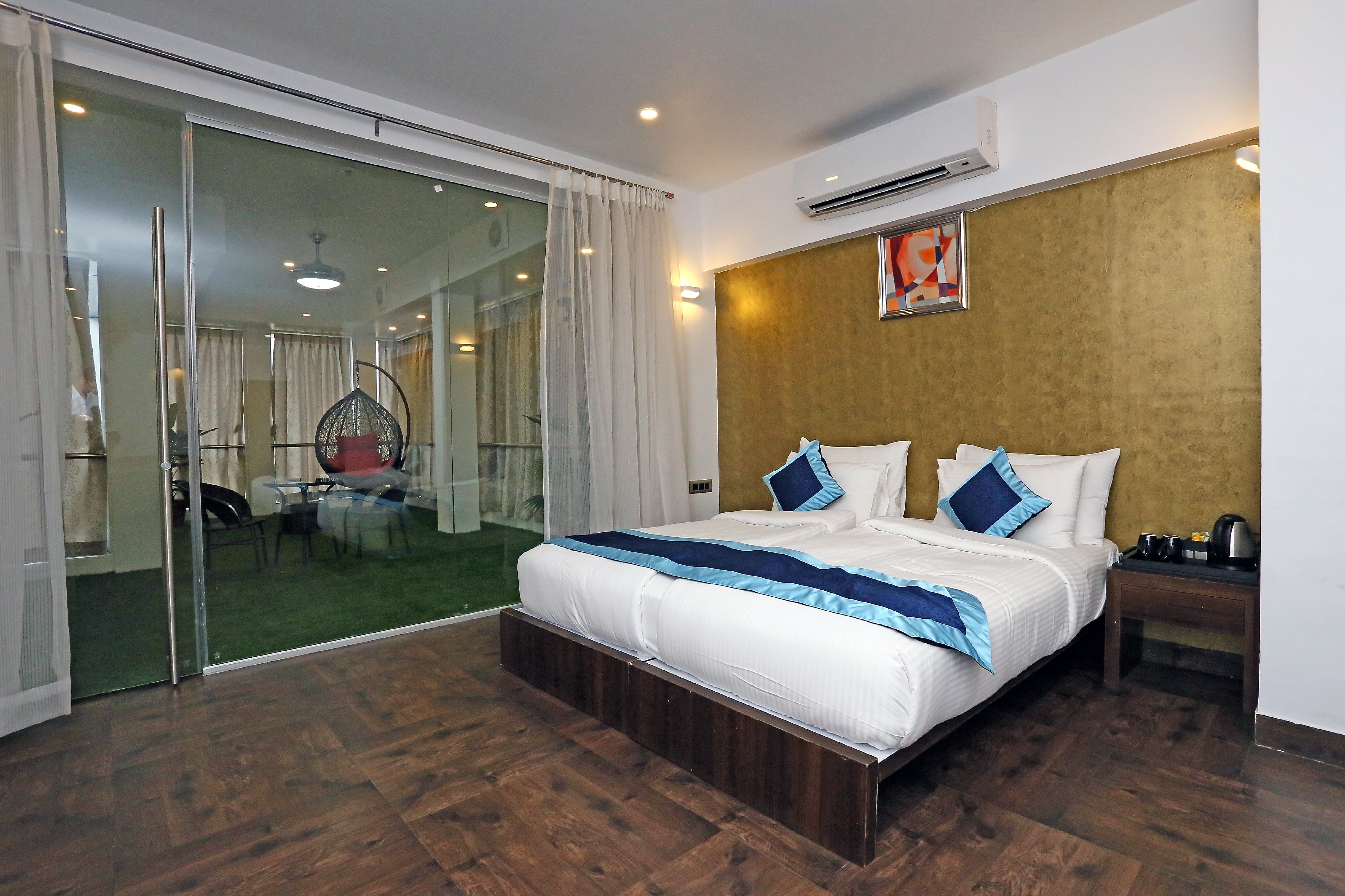 Hotel Silver Leaf Vapi INR 505 OFF ( ̶2̶5̶0̶0̶ ) Hotel Price, Address & Reviews