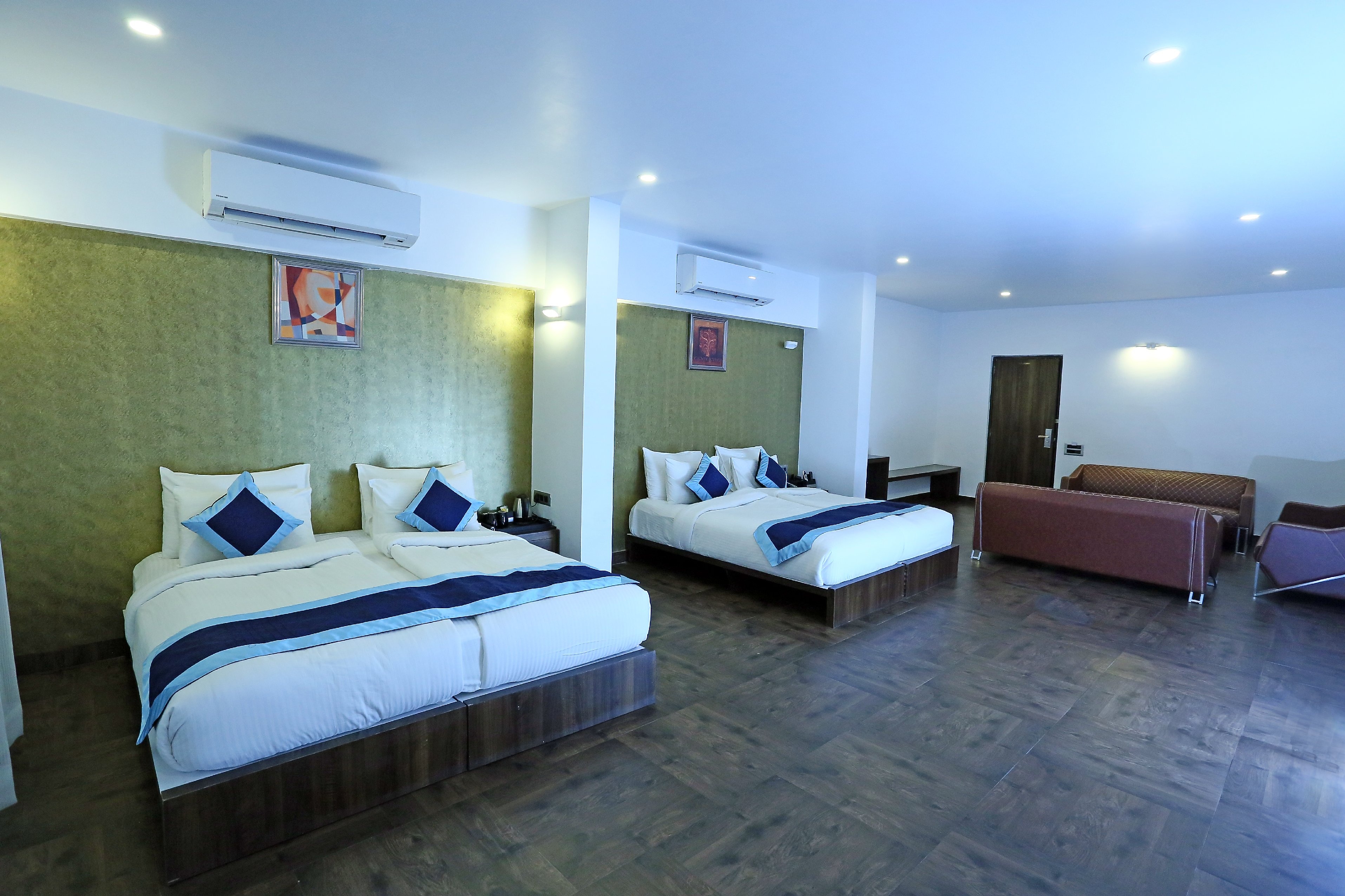 Hotel Silver Leaf Vapi INR 505 OFF ( ̶2̶5̶0̶0̶ ) Hotel Price, Address & Reviews