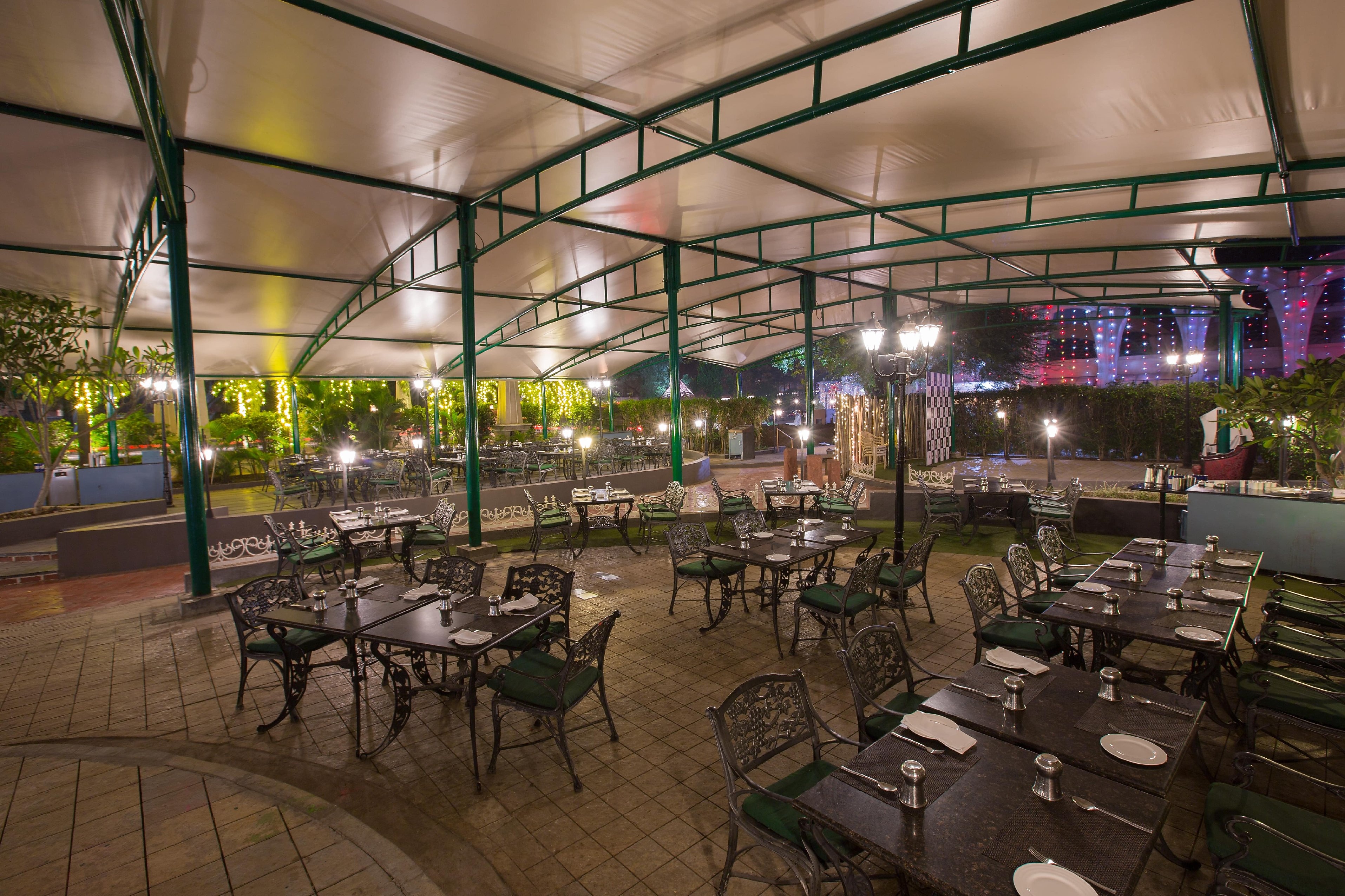 Residency club 𝗕𝗢𝗢𝗞 Pune Resort