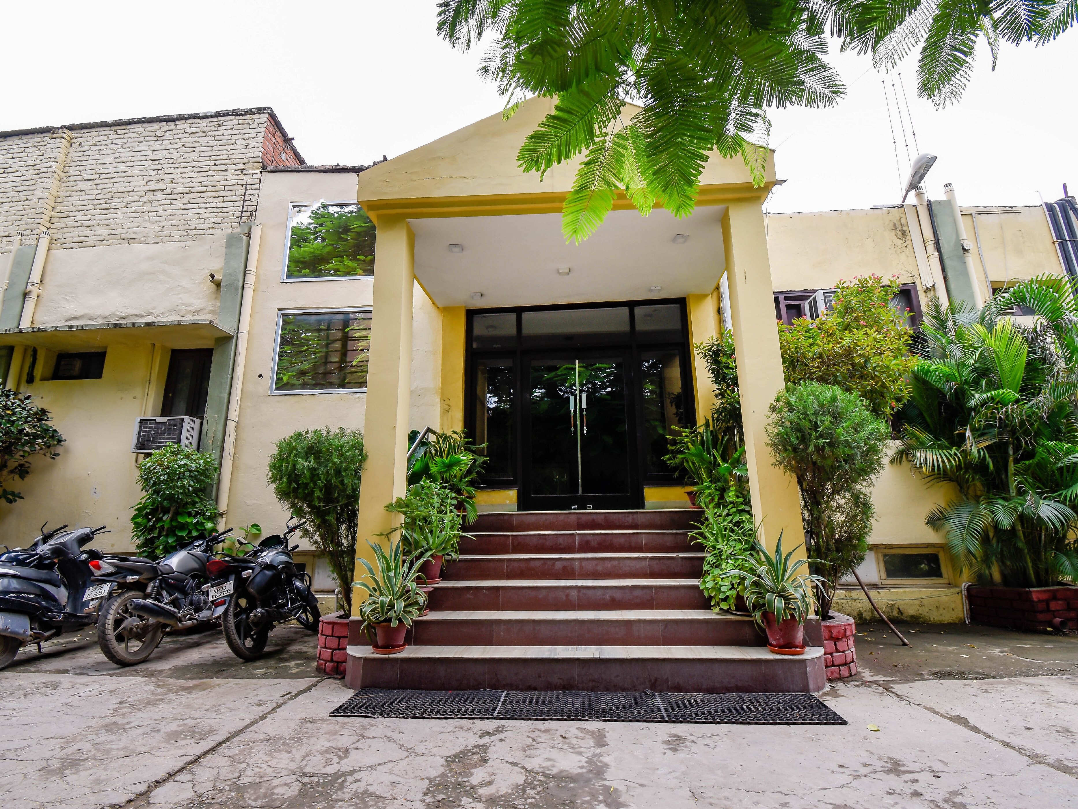 Hotel Kanishka Best Rates on Kanpur Hotel Deals, Reviews & Photos