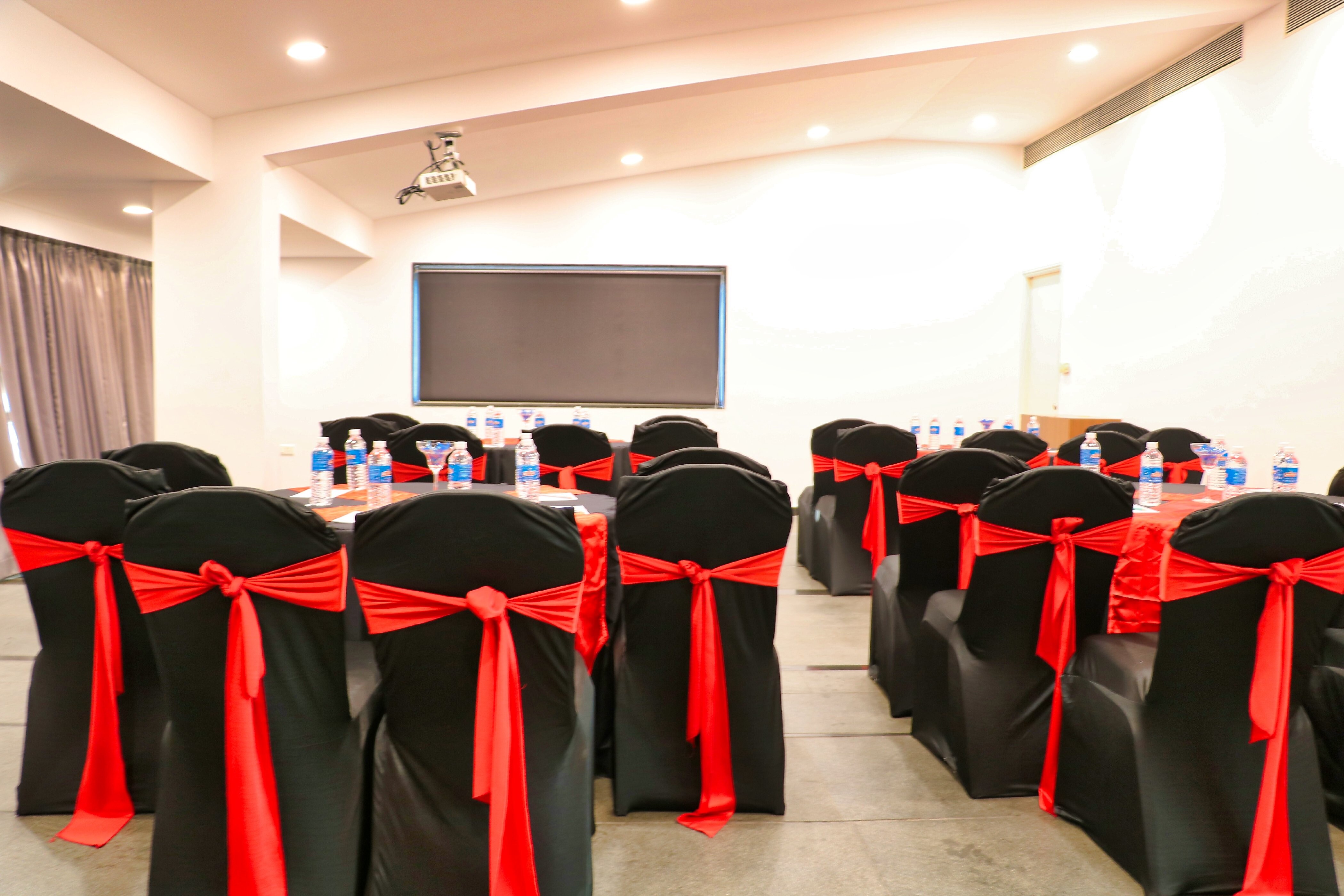 The Fern Residency Miramar, Goa Goa INR 915 OFF ( ̶3̶2̶5̶0̶ ) Hotel ...