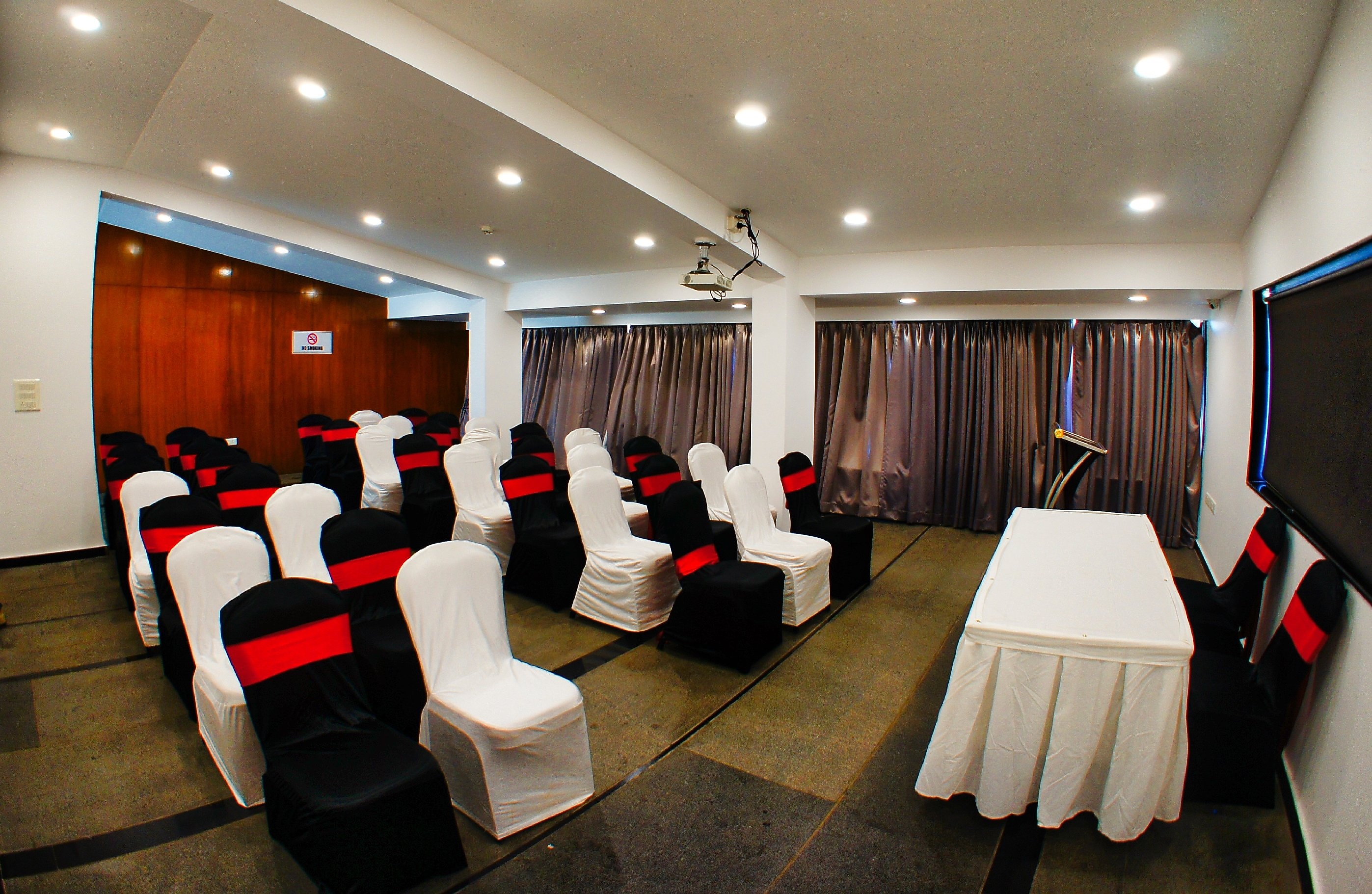 The Fern Residency Miramar, Goa Goa INR 915 OFF ( ̶3̶2̶5̶0̶ ) Hotel ...