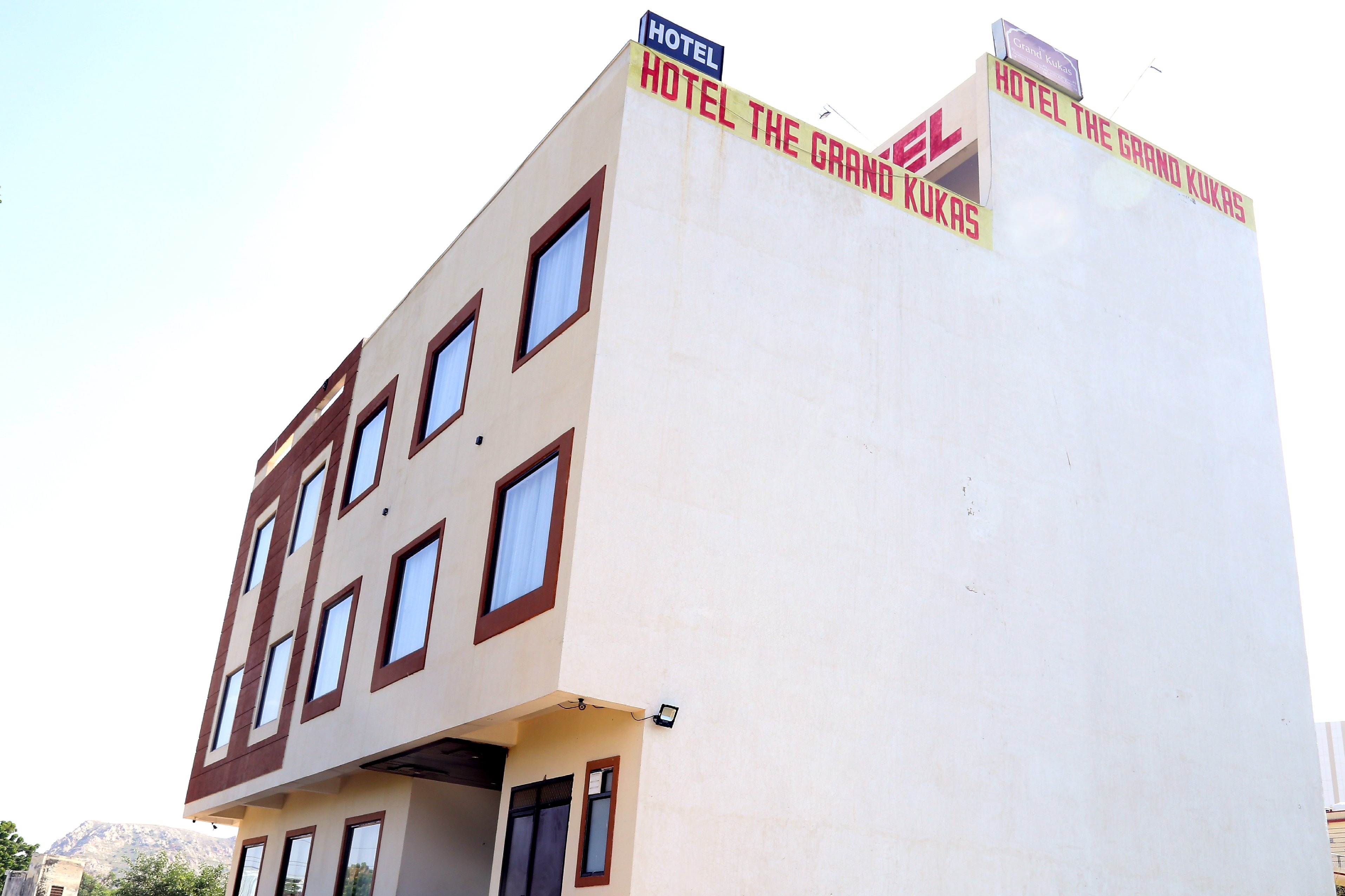 Hotel The Grand Kukas 𝗕𝗢𝗢𝗞 Jaipur Hotel