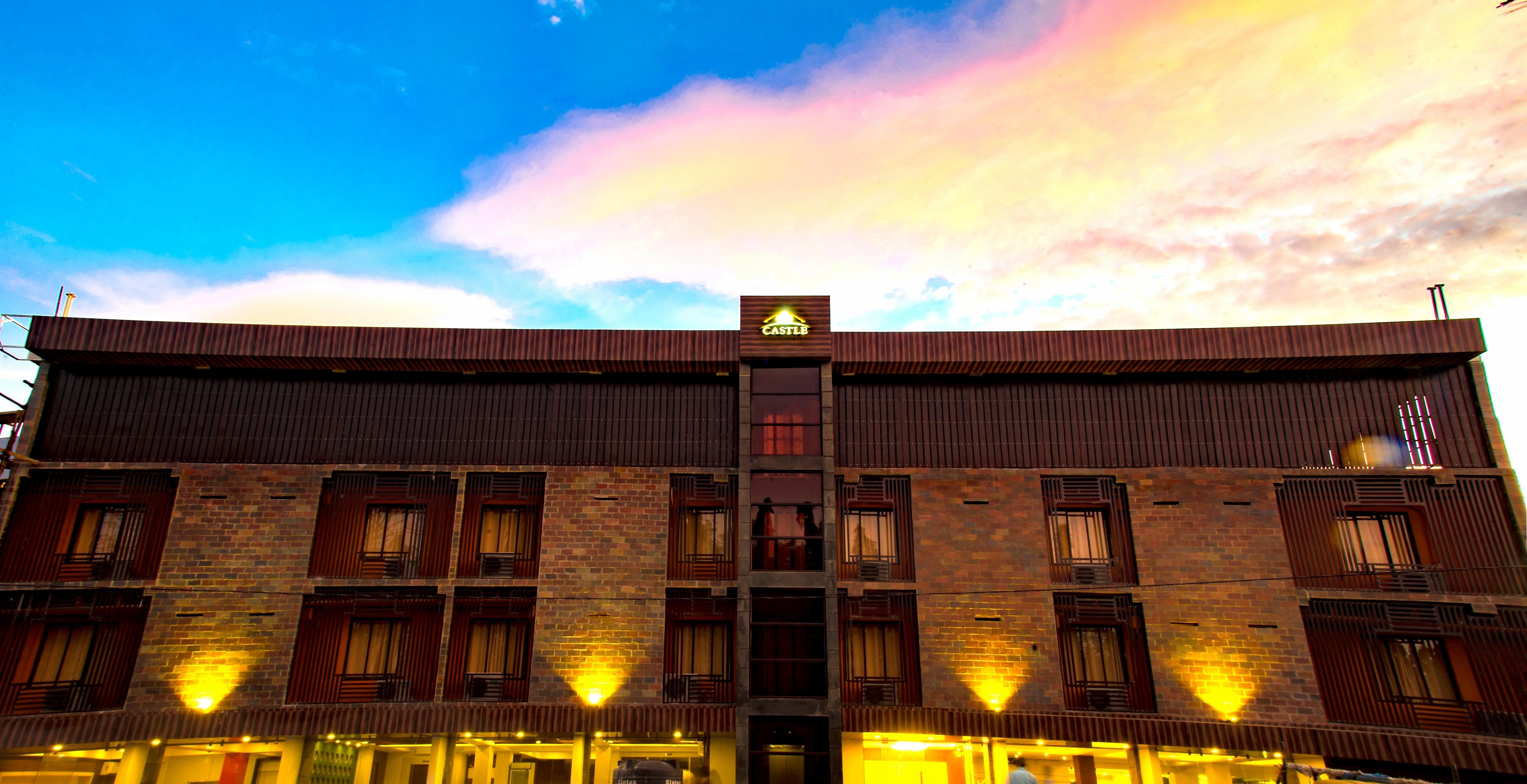 Hotel S R Castle 𝗕𝗢𝗢𝗞 Port Blair Hotel