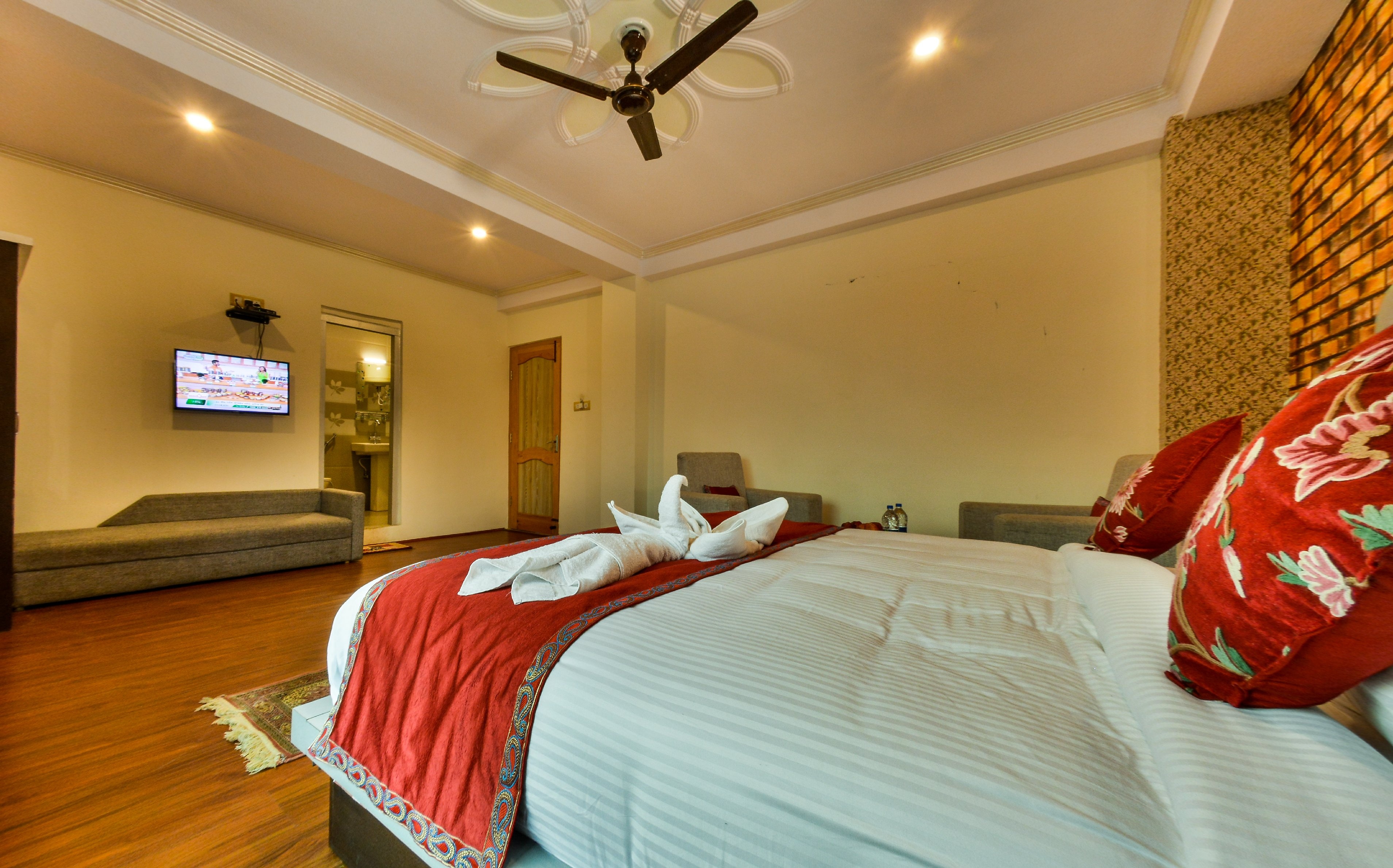 Hotel Taj Residency Srinagar Hotel Price, Address & Reviews