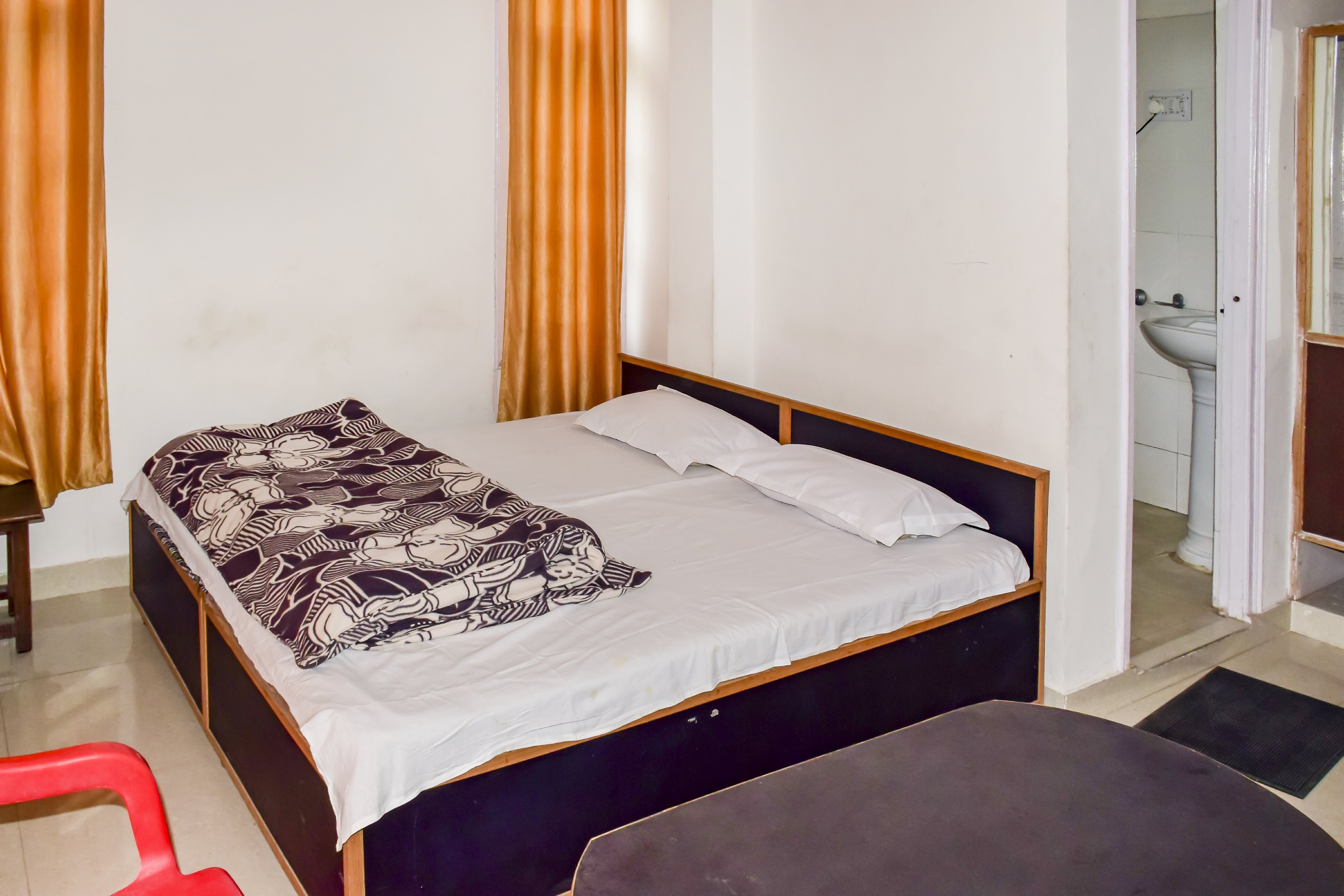 Amrit Palace Homestay 𝗕𝗢𝗢𝗞 Kandaghat Homestay