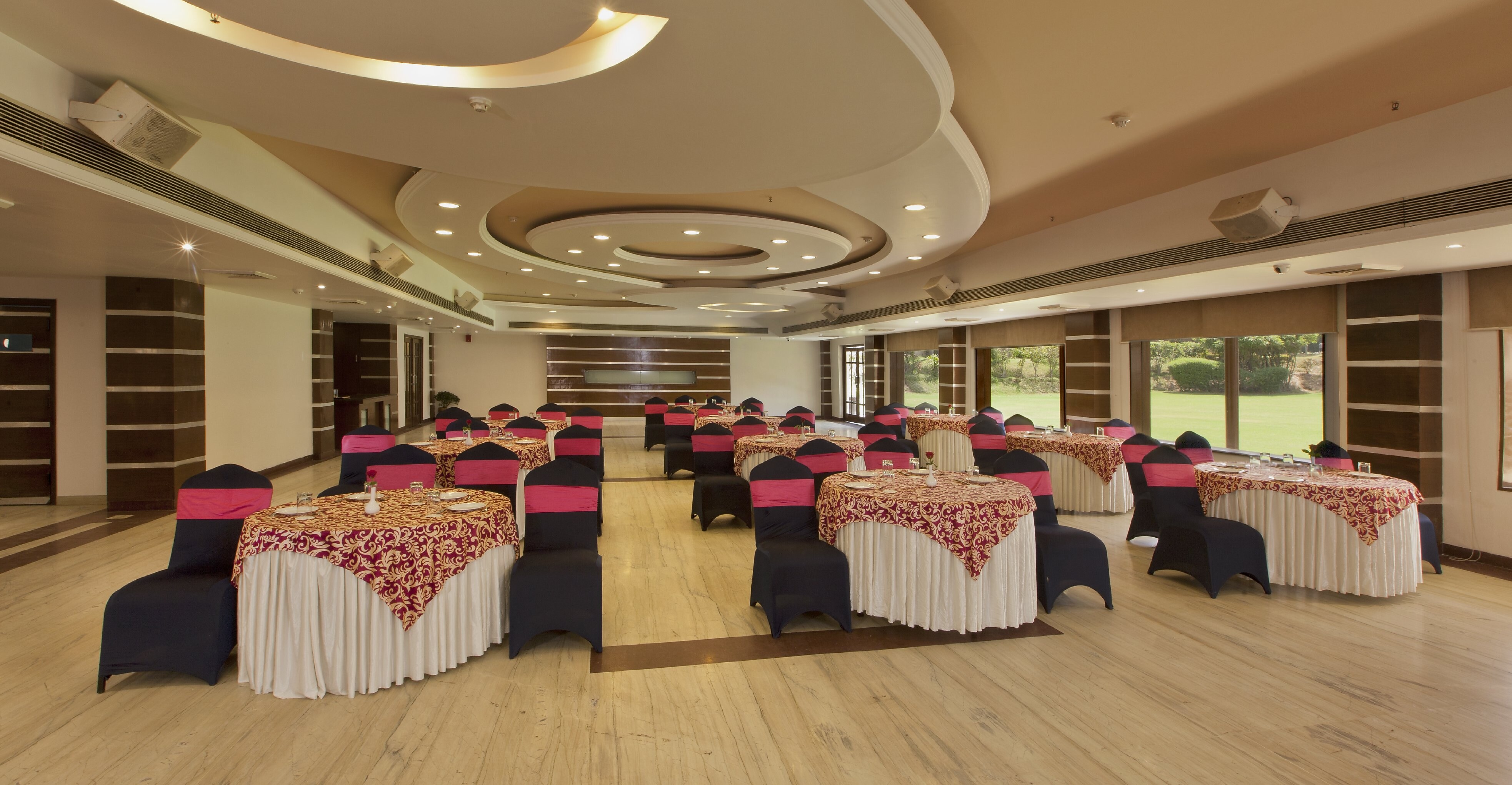 Lemon Tree Hotel, Baddi Baddi INR 989 OFF ( ̶3̶6̶5̶0̶ ) Hotel Price ...