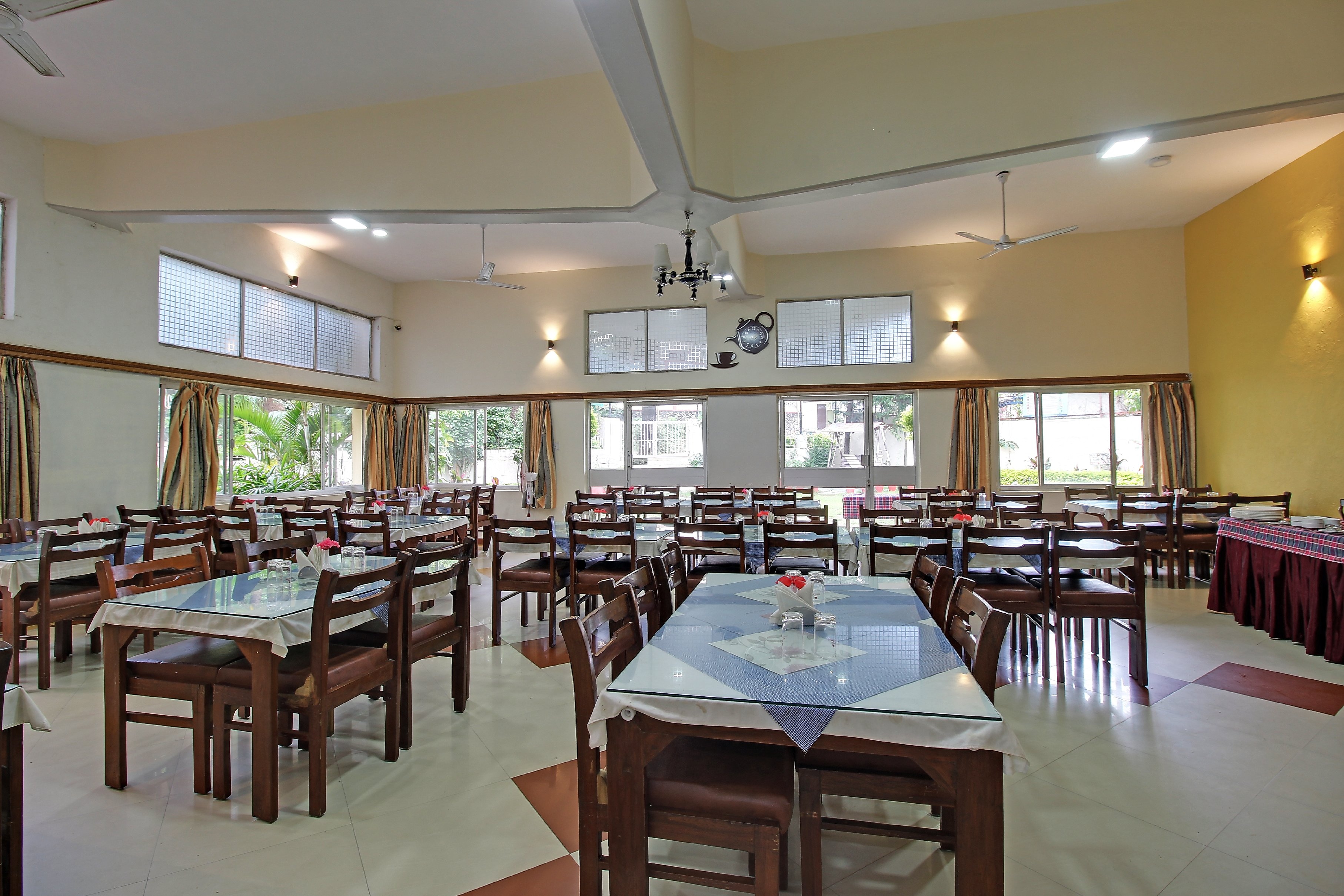 Hotel Sunset Inn Mount Abu with swimming pool Mount Abu Hotel Price ...