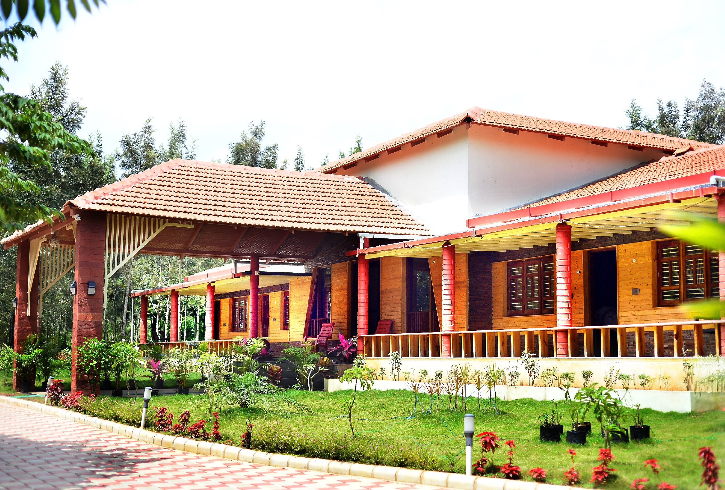 Water View Holiday Retreat | Rooms & Pool 𝗕𝗢𝗢𝗞 Alur, Karnataka Homestay