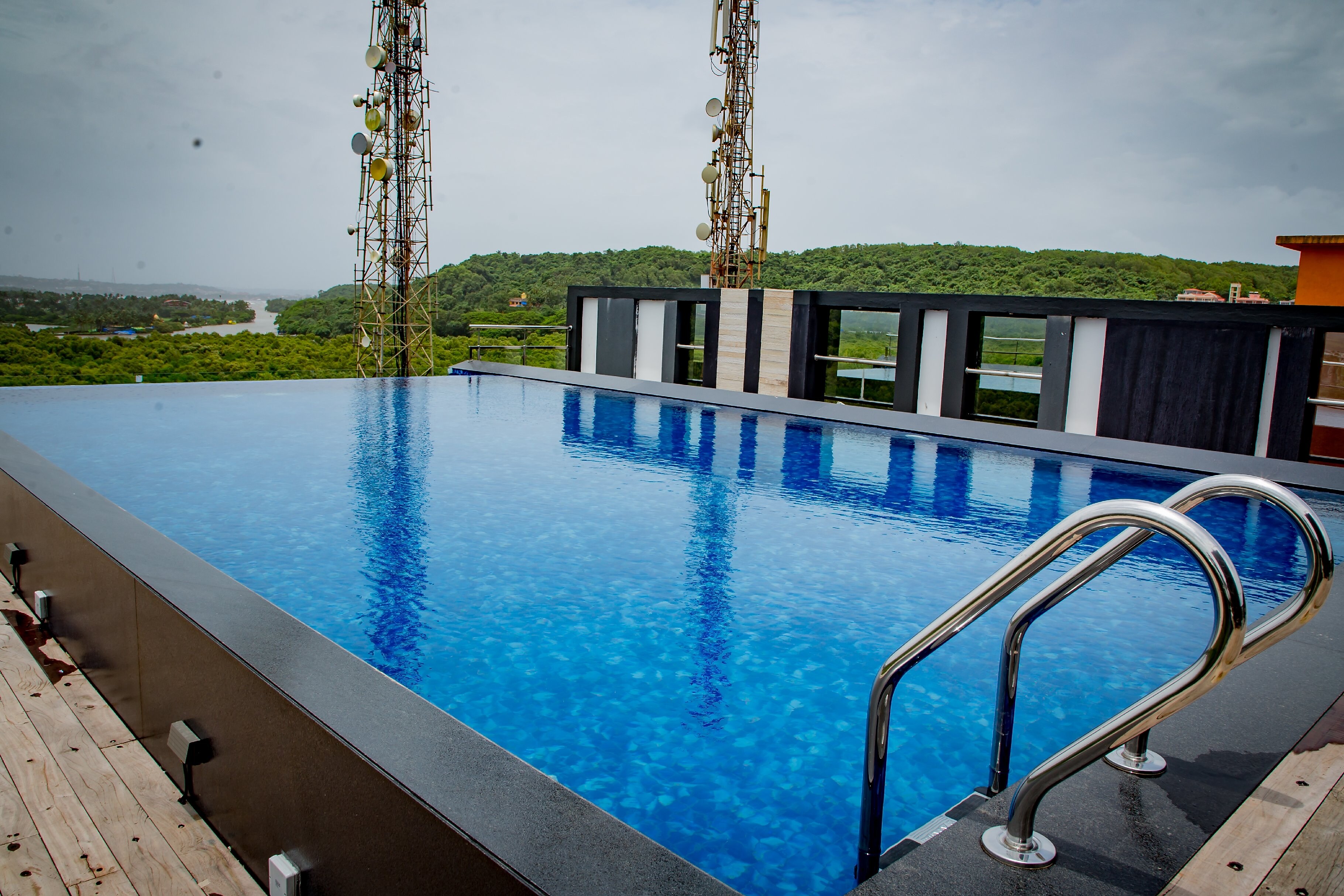 SinQ Prive Goa Hotel Price, Address & Reviews
