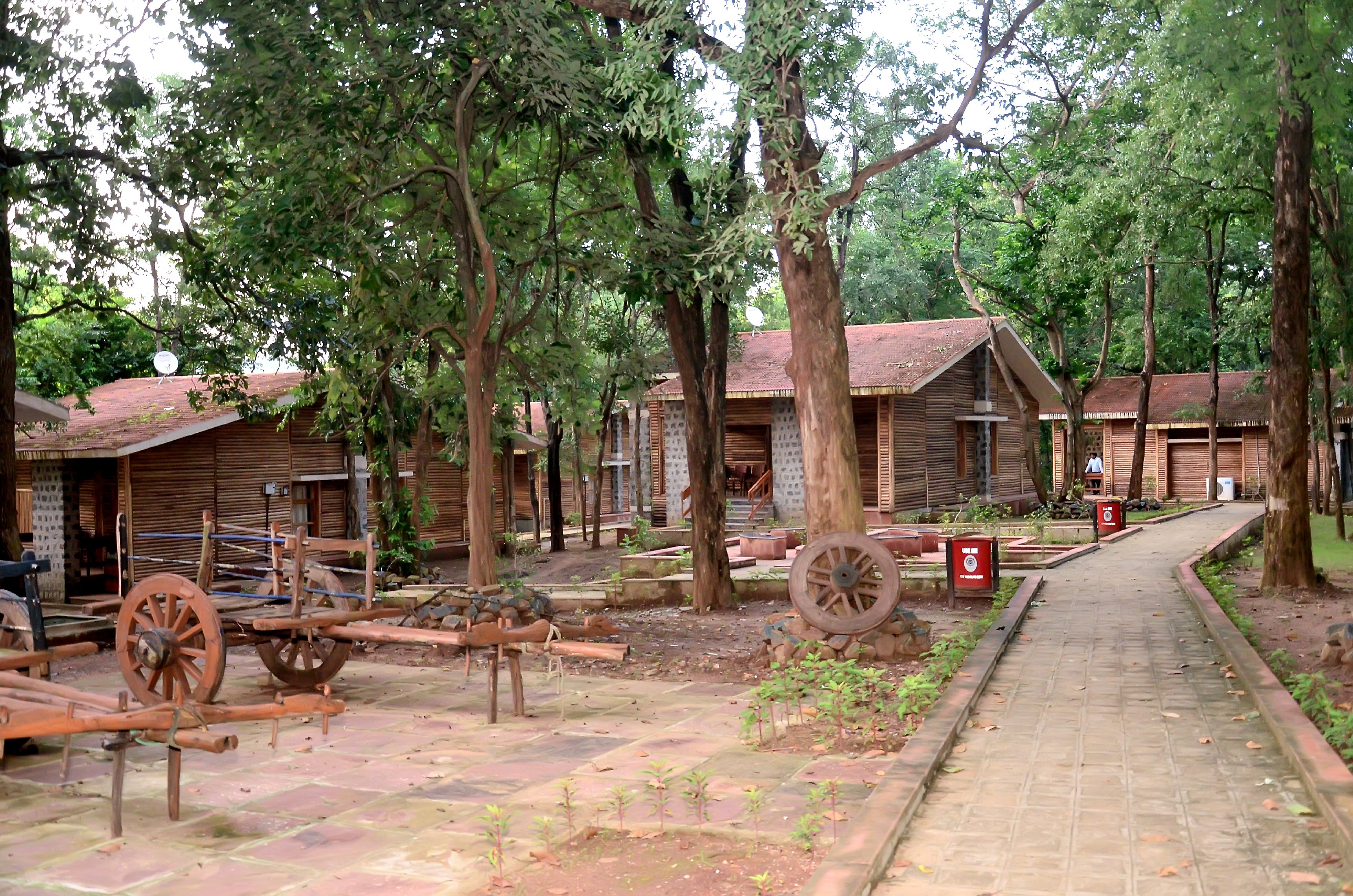 MPT Parsili Resort, Parsili 𝗕𝗢𝗢𝗞 Sidhi Hotel 𝘄𝗶𝘁𝗵 𝗙𝗥𝗘𝗘 𝗖𝗮𝗻𝗰𝗲𝗹𝗹𝗮𝘁𝗶𝗼𝗻