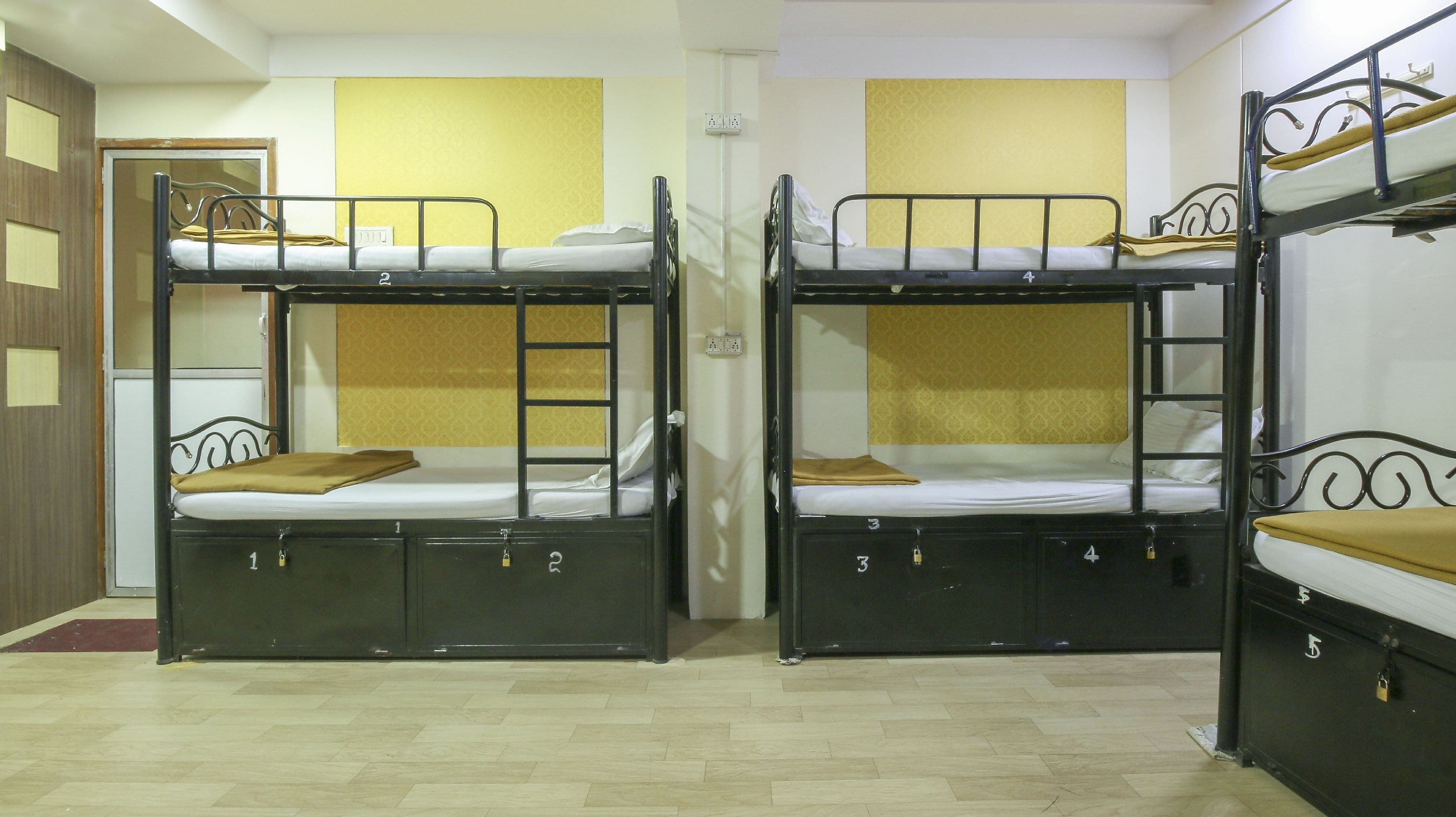 bandra dormitory 𝗕𝗢𝗢𝗞 Mumbai Hostel 𝘄𝗶𝘁𝗵 ₹𝟬 𝗣𝗔𝗬𝗠𝗘𝗡𝗧