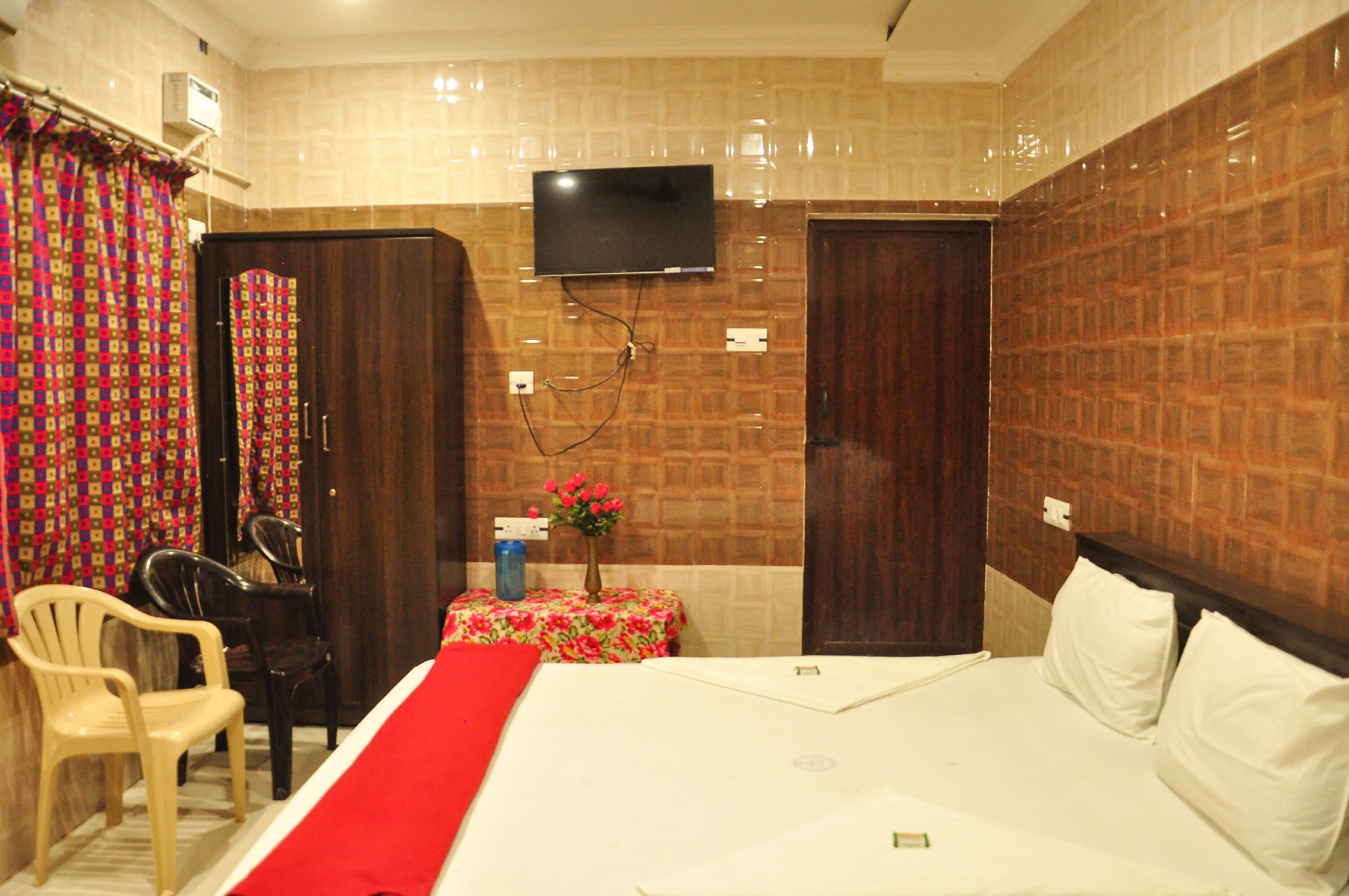 SHRI JANGAMWADI MATH YATRI NIVAS Best Rates on Rameshwaram Hotel Deals ...